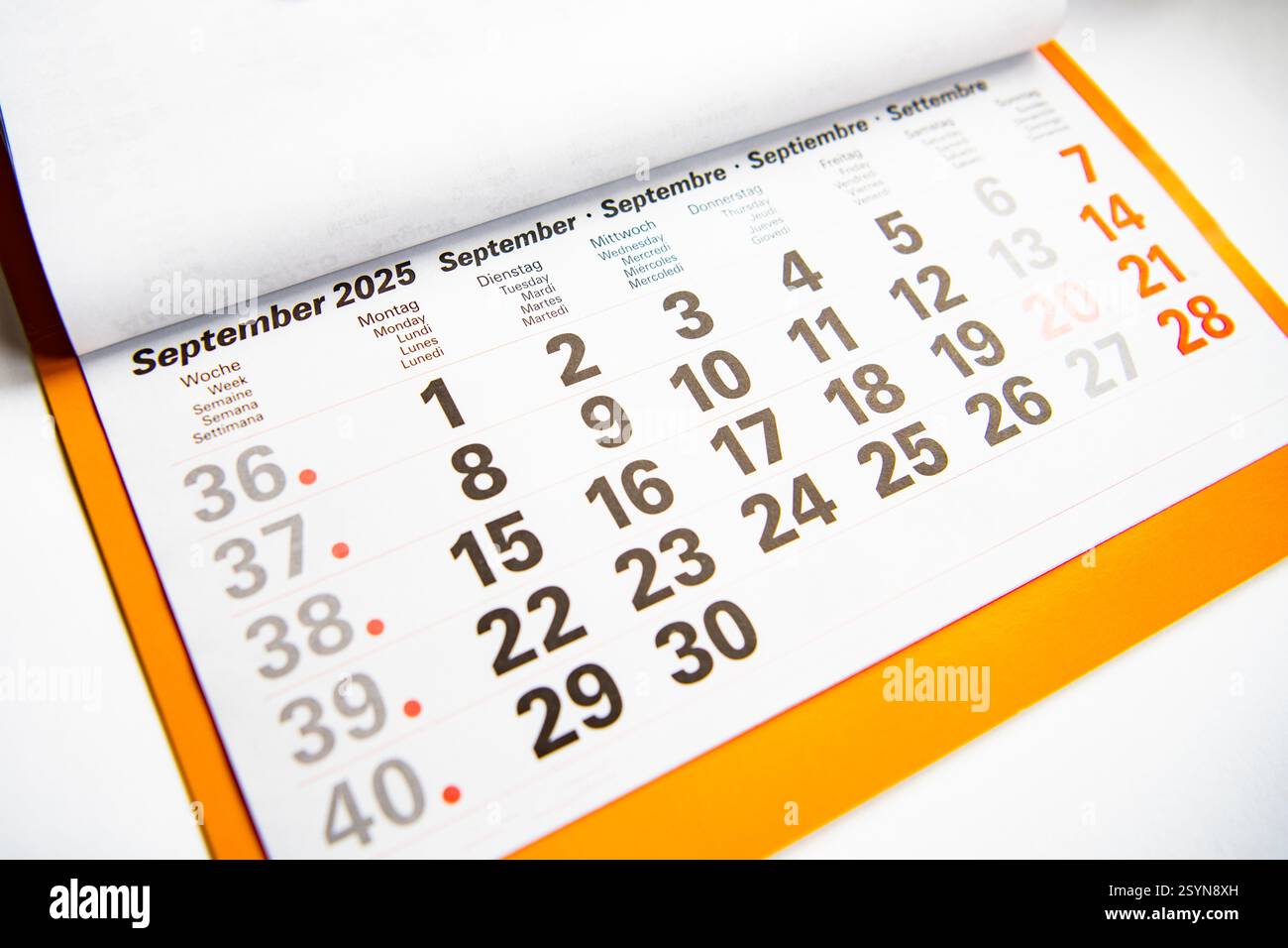September calendar 2025 hi-res stock photography and images - Alamy