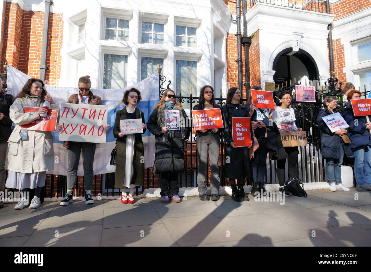 London, UK. 1st Mar, 2025. Young Russians protest against Putin regime ...