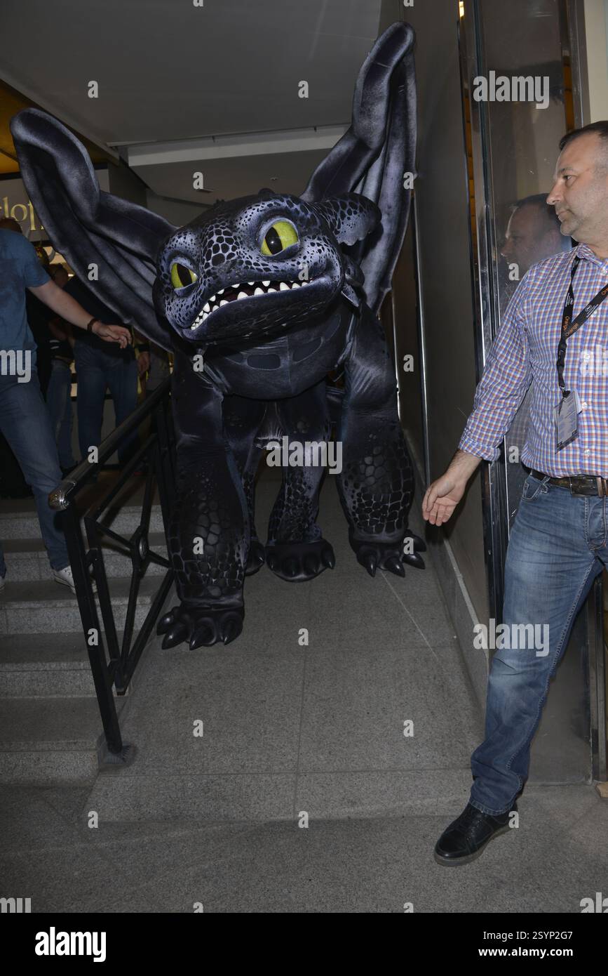 CANNES, FRANCE - MAY 15: Toothless the Dragon attend the 'How To Train ...