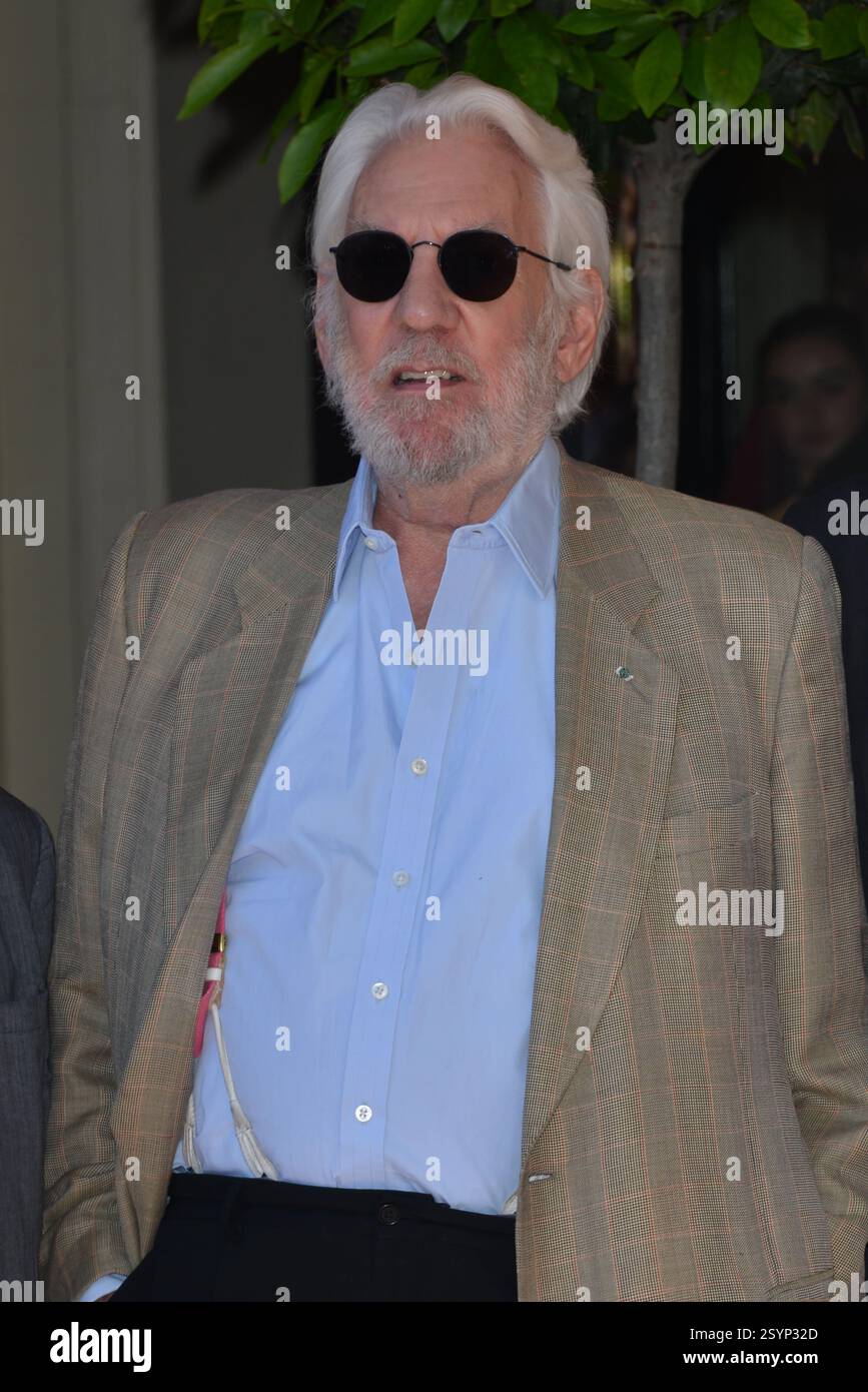 The hunger games mockingjay part 1 film hi-res stock photography and ...