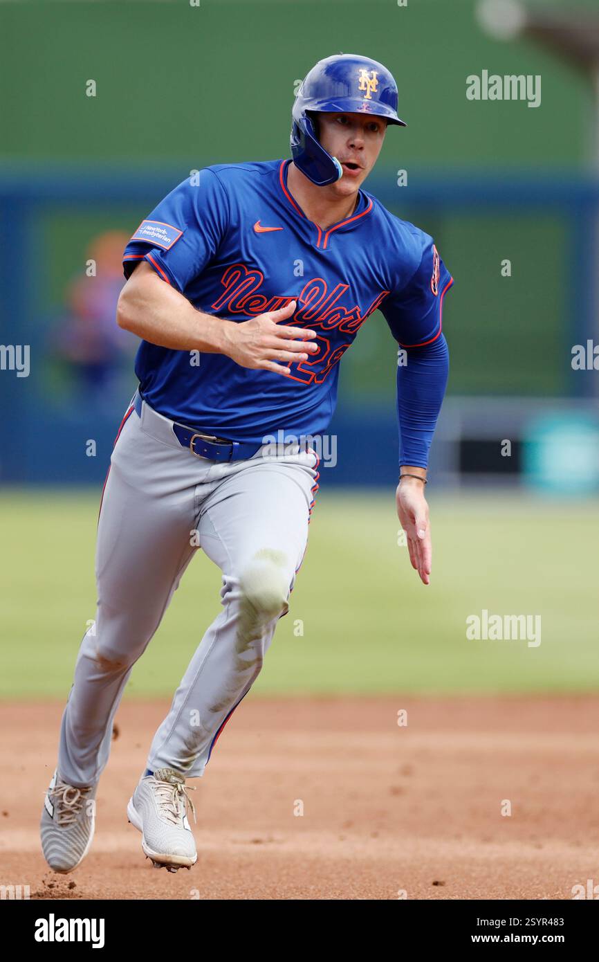 WEST PALM BEACH, FL - FEBRUARY 25: New York Mets first baseman Jared ...