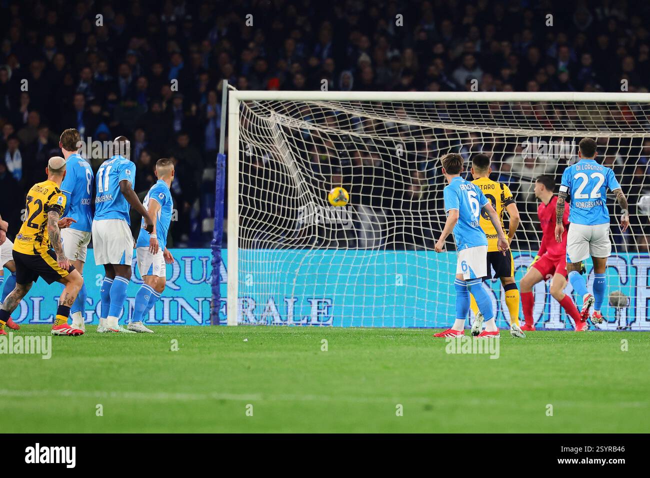 Federico Dimarco of FC Internazionale scores the goal of 0-1 during the ...