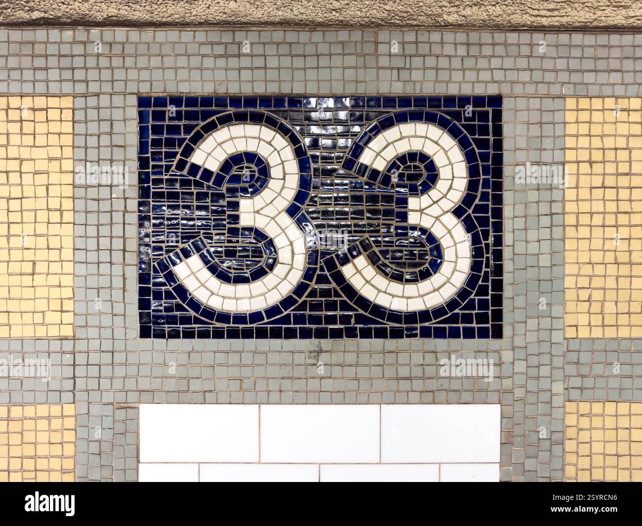 New York City - Jan 30, 2025: Thirty Third (33rd) Street Subway Station ...
