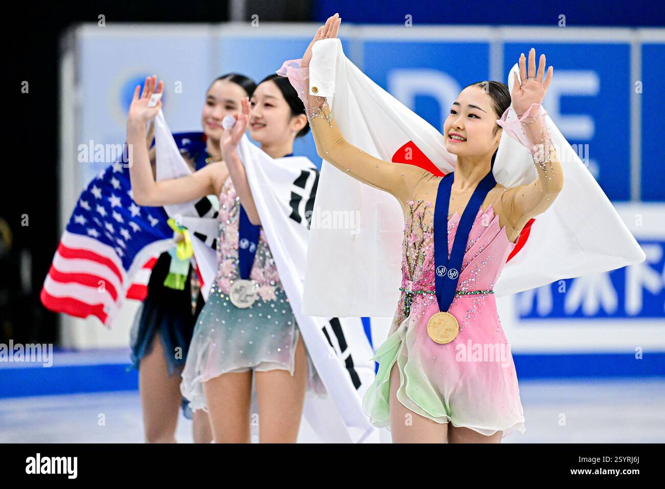 Junior Women Awards, L-R, Elyce LIN-GRACEY (USA) third place, Jia SHIN ...