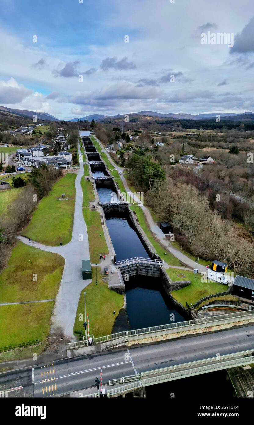 Neptune's Staircase raises the Caledonian Canal by 19m over a quarter ...