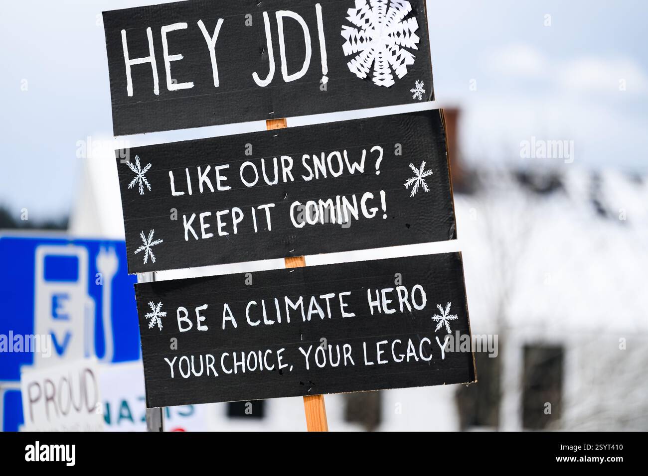 Waitsfield, Vermont, USA. 1 March 2025. Demonstrators line Route 100 in ...