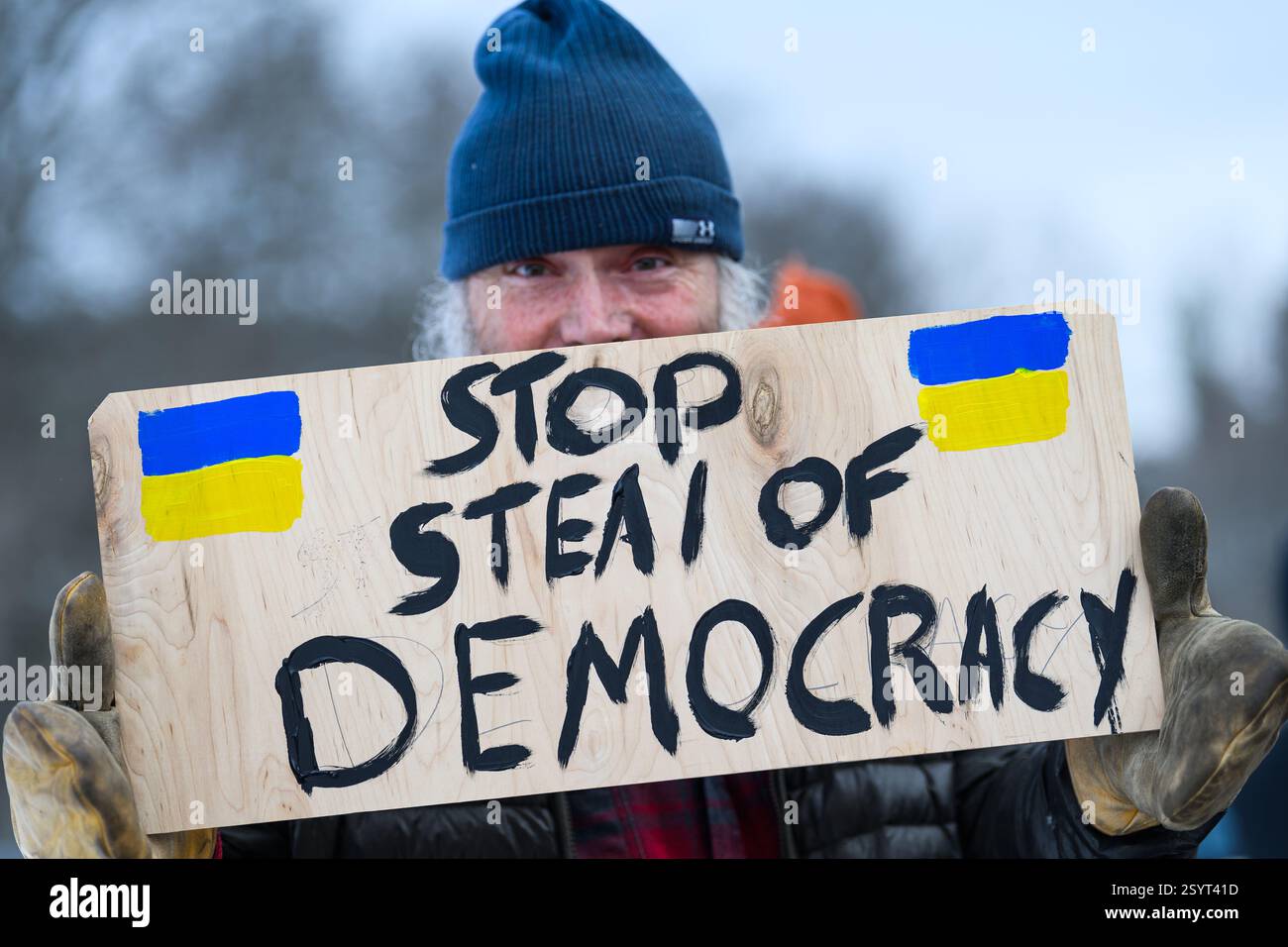 Waitsfield, Vermont, USA. 1 March 2025. Demonstrators line Route 100 in ...