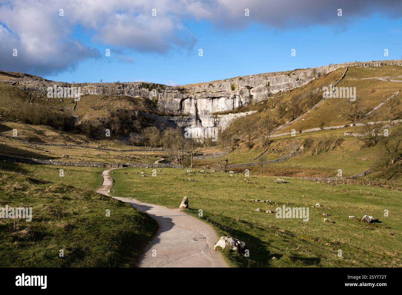 The spectacular Malham Cove, Malham, Yorkshire Dales National Park, UK ...