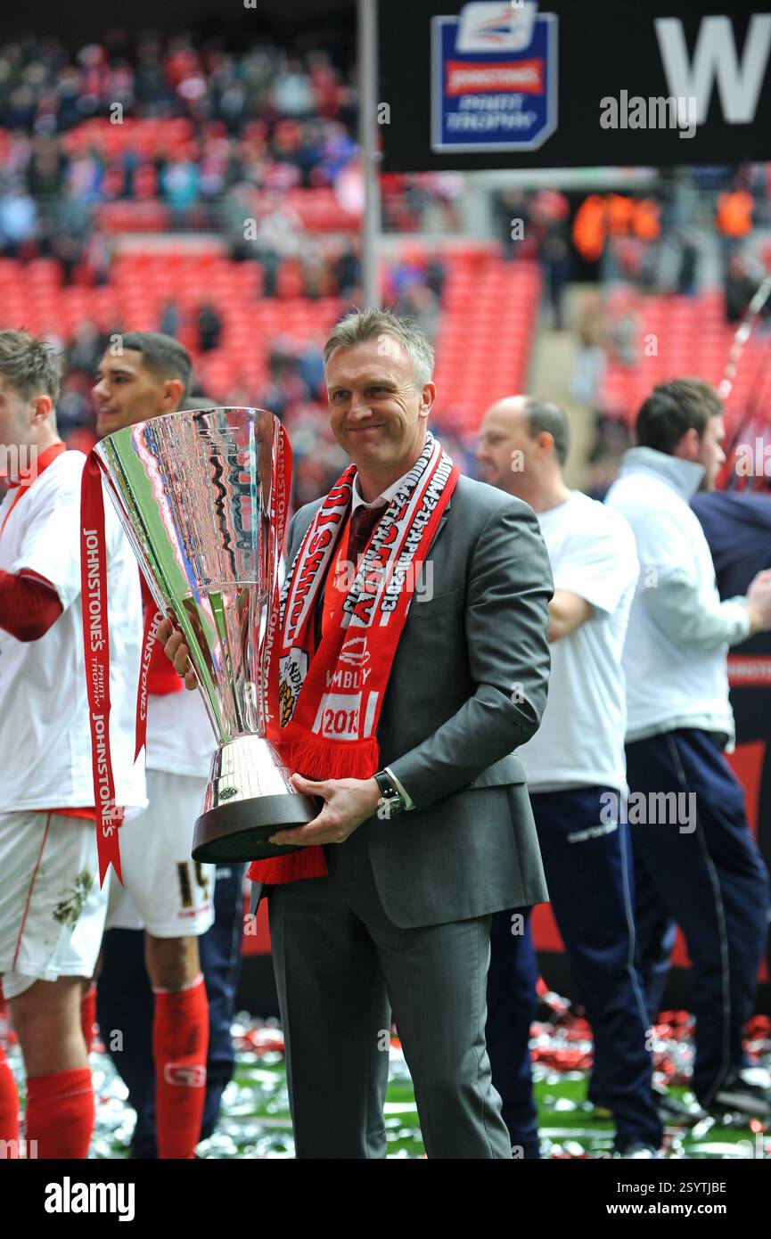 Johnstone's Paint Trophy - Final - Crewe Alexandra v Southend United ...