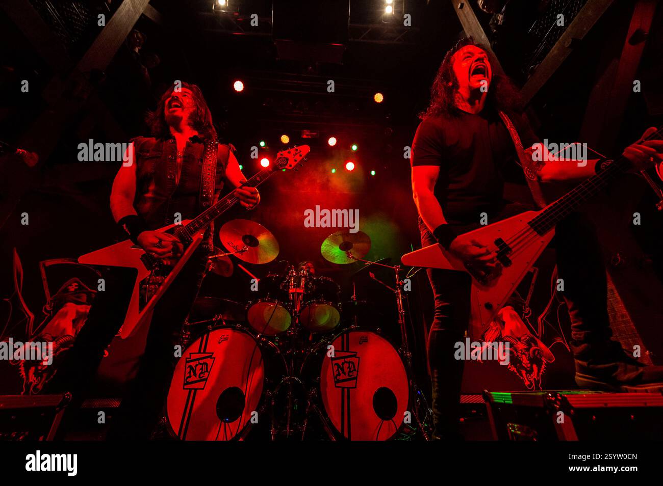 Jarvis Leatherby und Jarvis Leatherby von Night Demon live bei einem ...