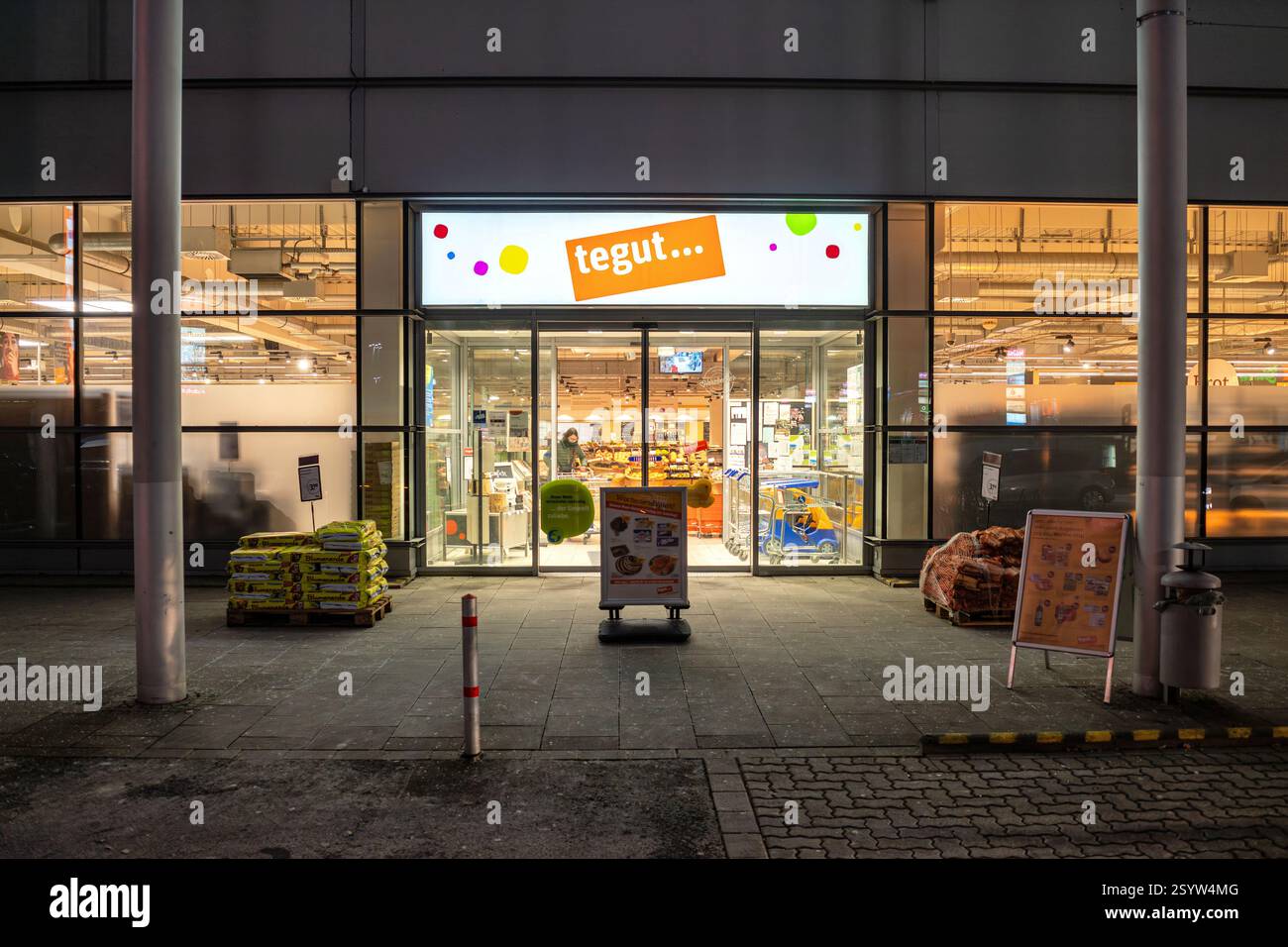 German convenience store hi-res stock photography and images - Alamy