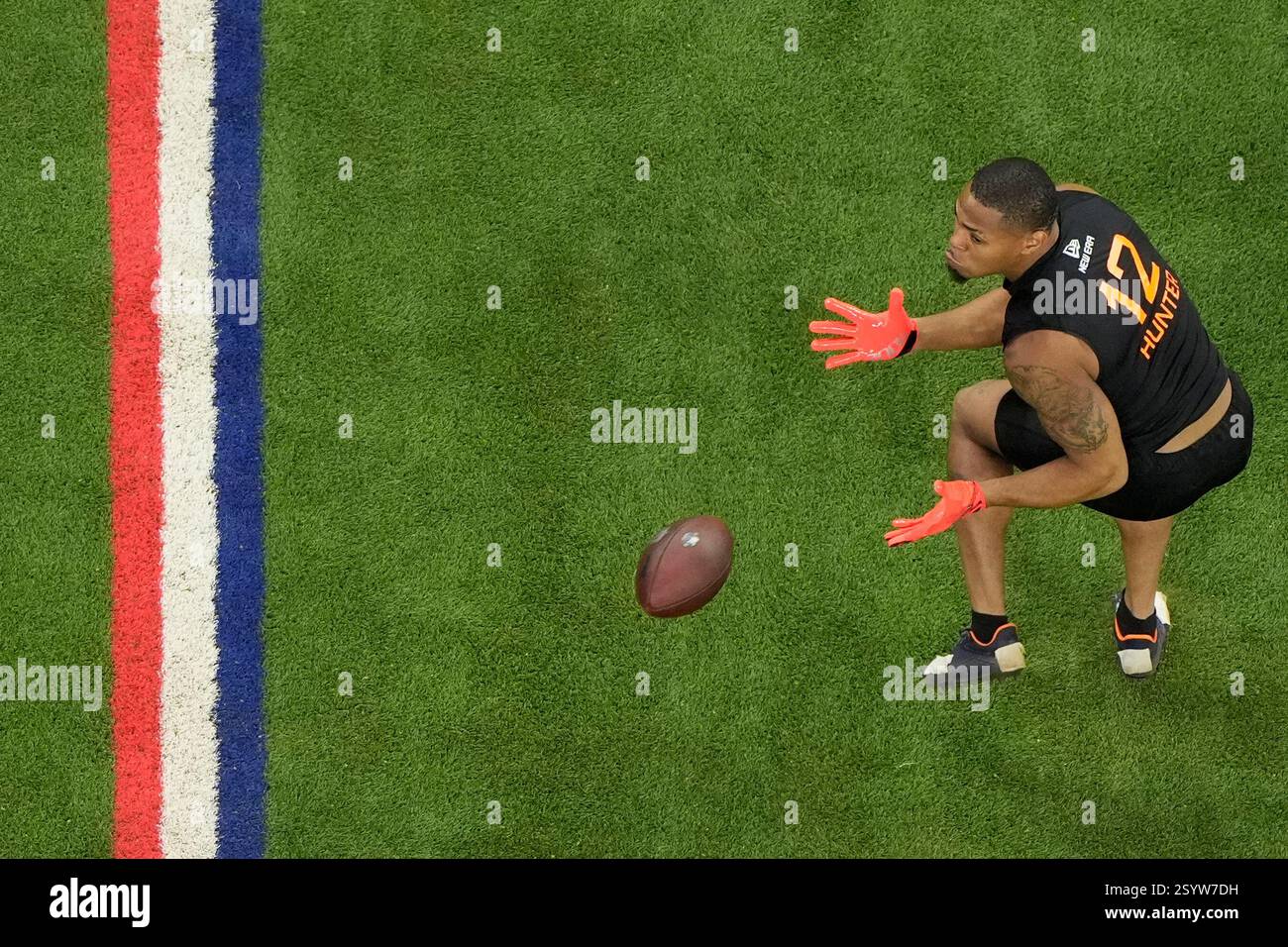 Auburn running back Jarquez Hunter participates in a drill at the NFL ...