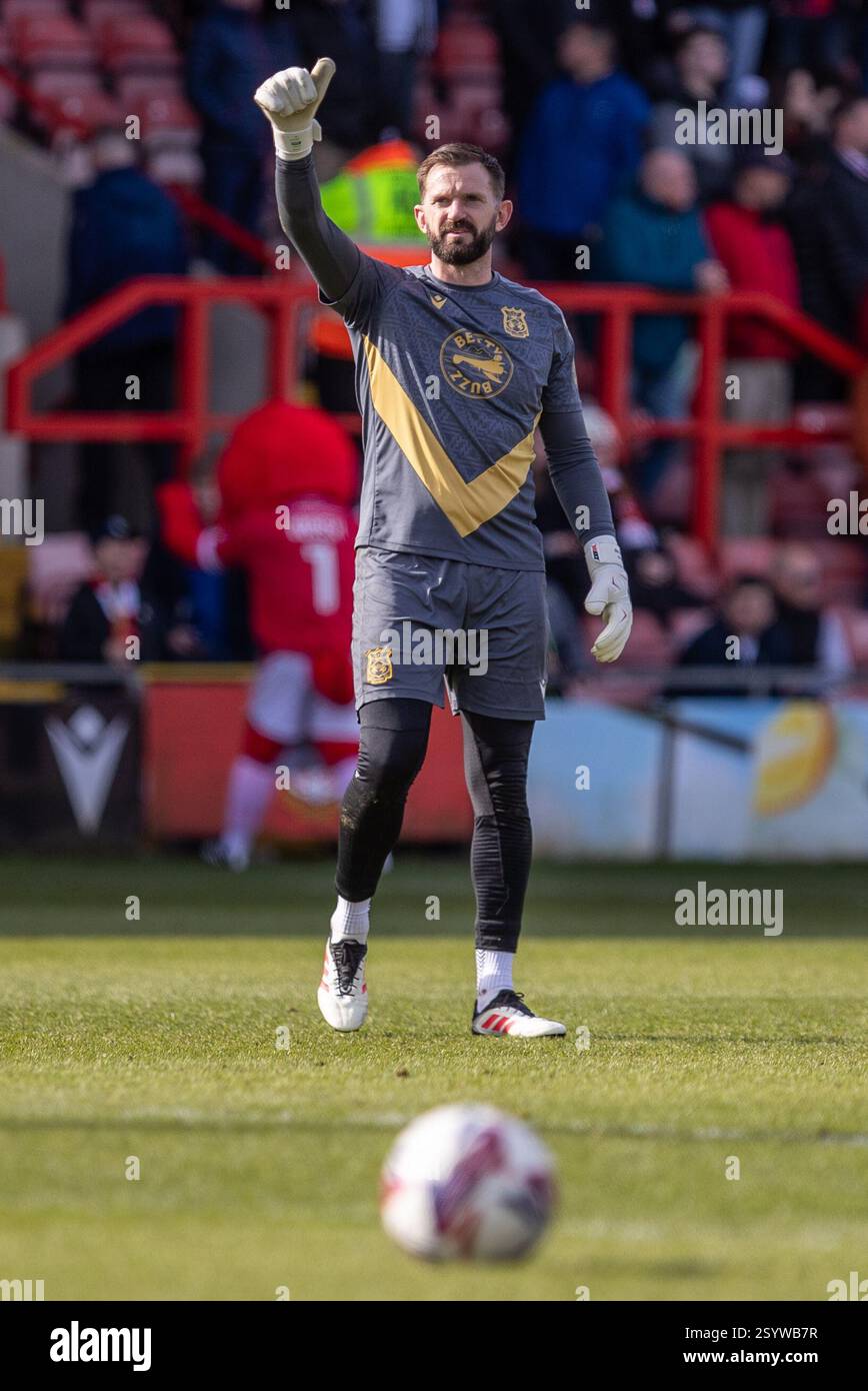 Mark Howard of Wrexham AFC ahead of the Sky Bet League 1 match Wrexham ...