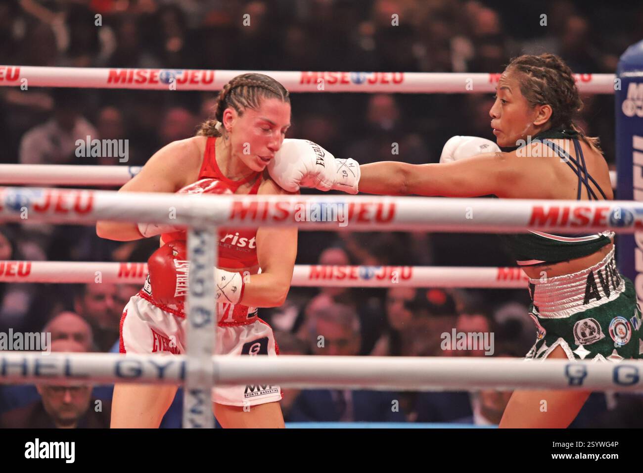 Anabel Ortiz punches Kim Clavel during the boxing fight for vacant ...