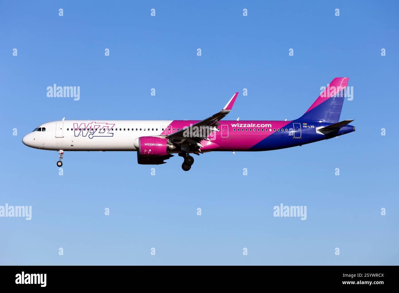 A Wizz Air Airbus 321 NEO landing at Barcelona El Prat airport. Wizz ...