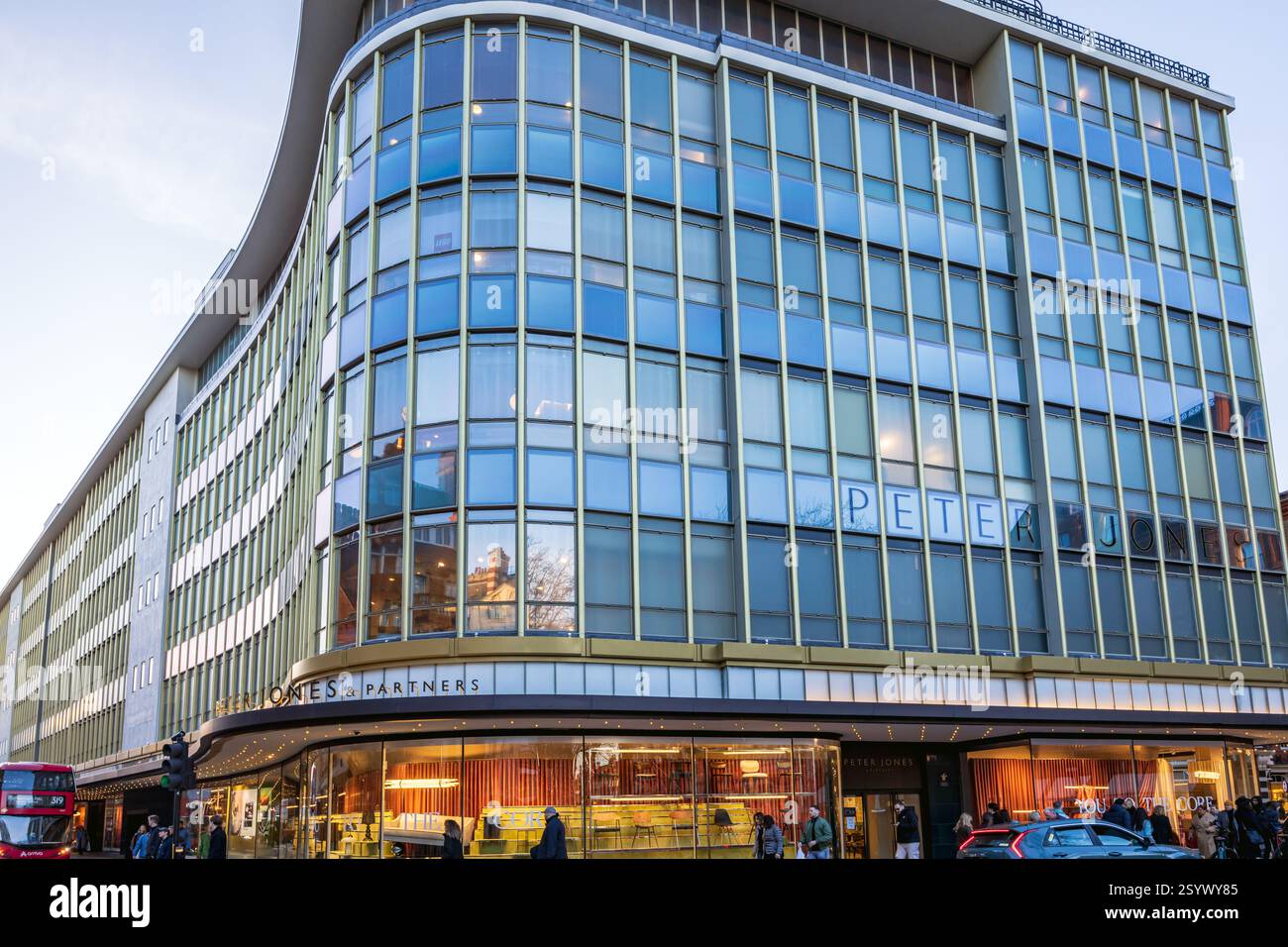 Art nouveau london hi-res stock photography and images - Alamy