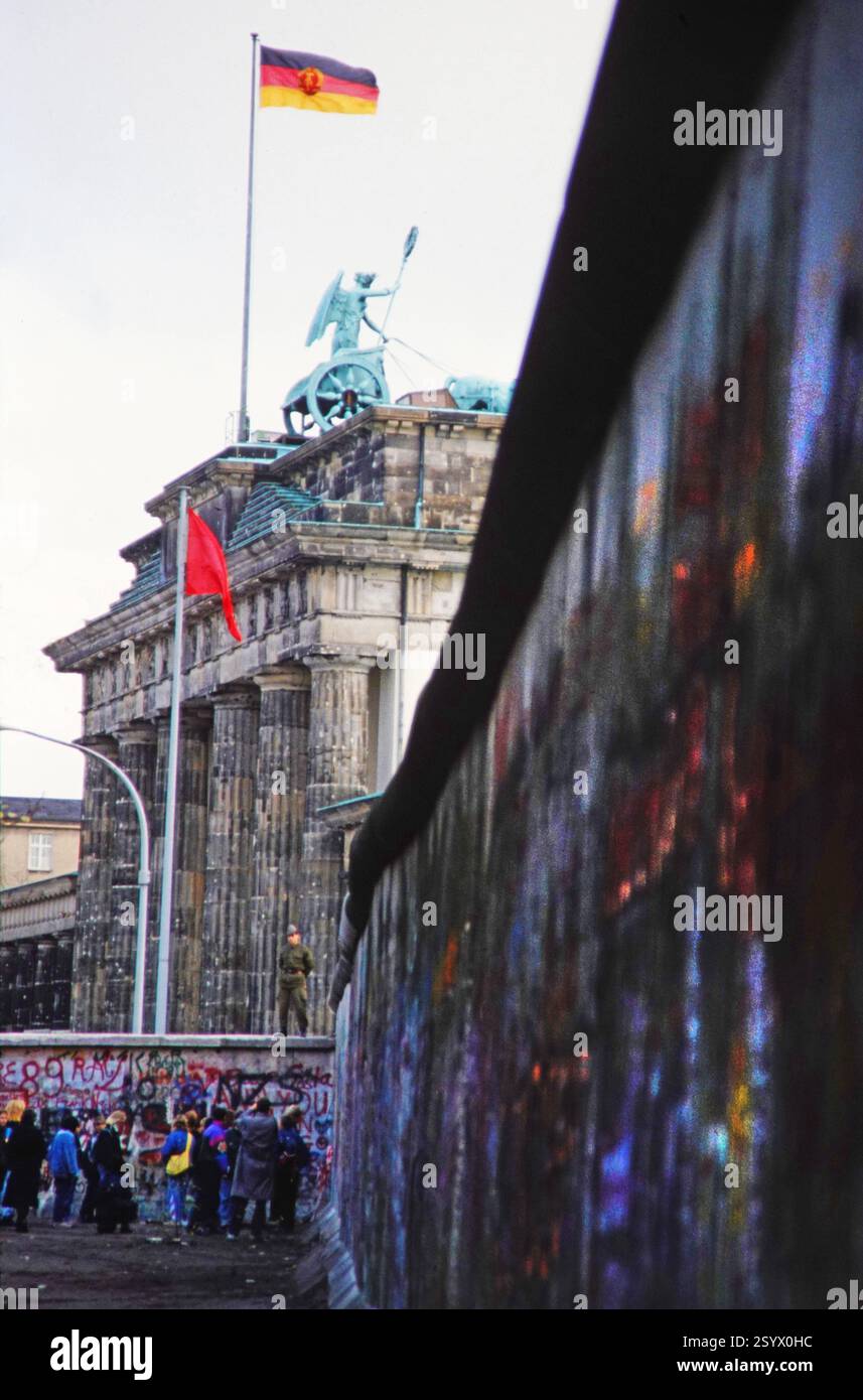 Berliner Mauer DEU, 20240101, Aufnahme Berlin,1989 Berliner Mauer ...