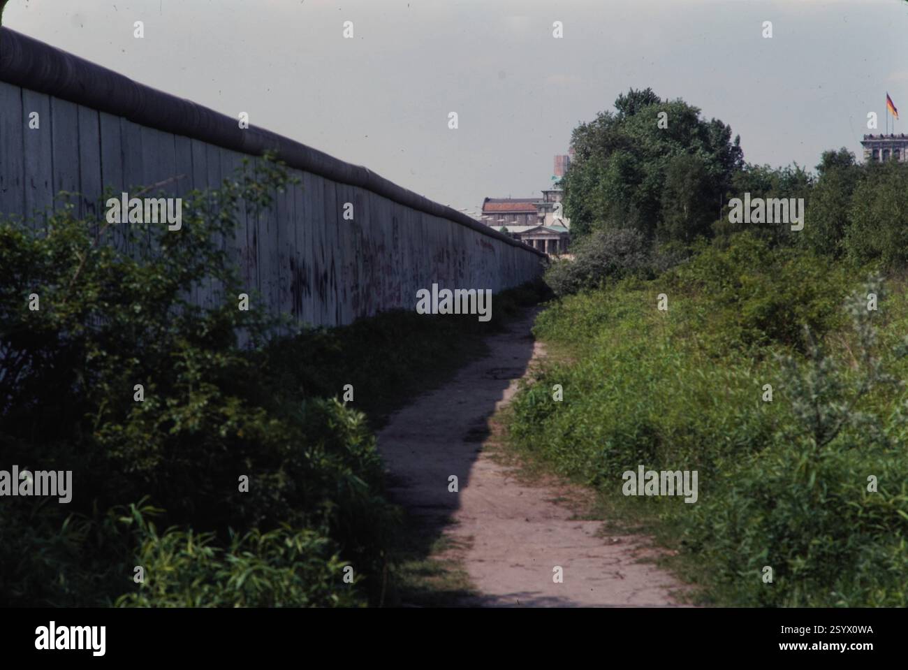 Berliner Mauer DEU, 20240101, Aufnahme Berlin,1989 Berliner Mauer ...