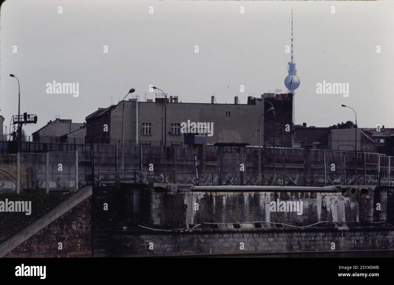 Berliner Mauer DEU, 20240101, Aufnahme Berlin,1989 Berliner Mauer ...