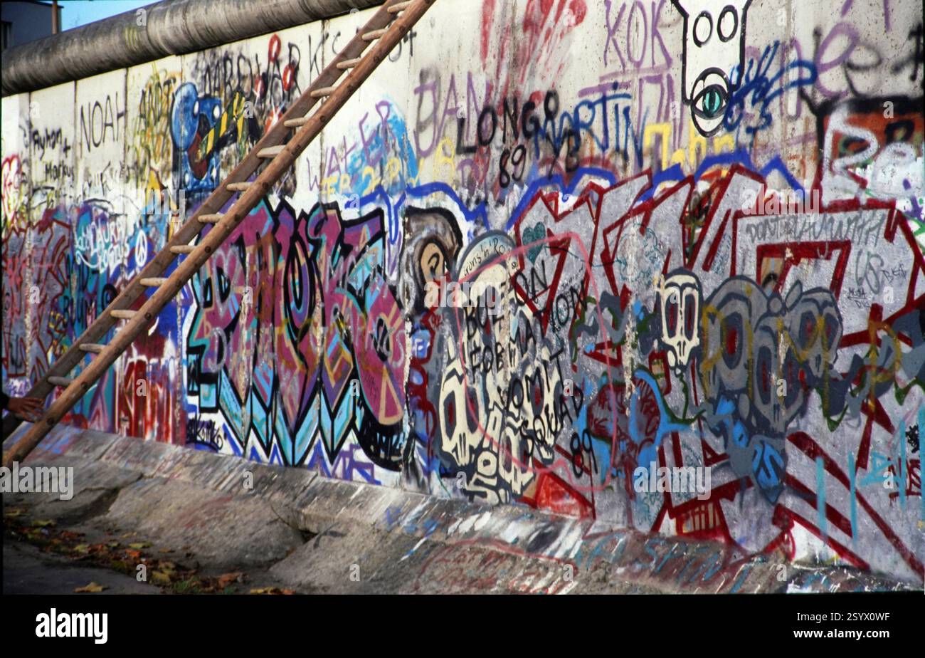 Berliner Mauer DEU, 20240101, Aufnahme Berlin,1989 Berliner Mauer ...