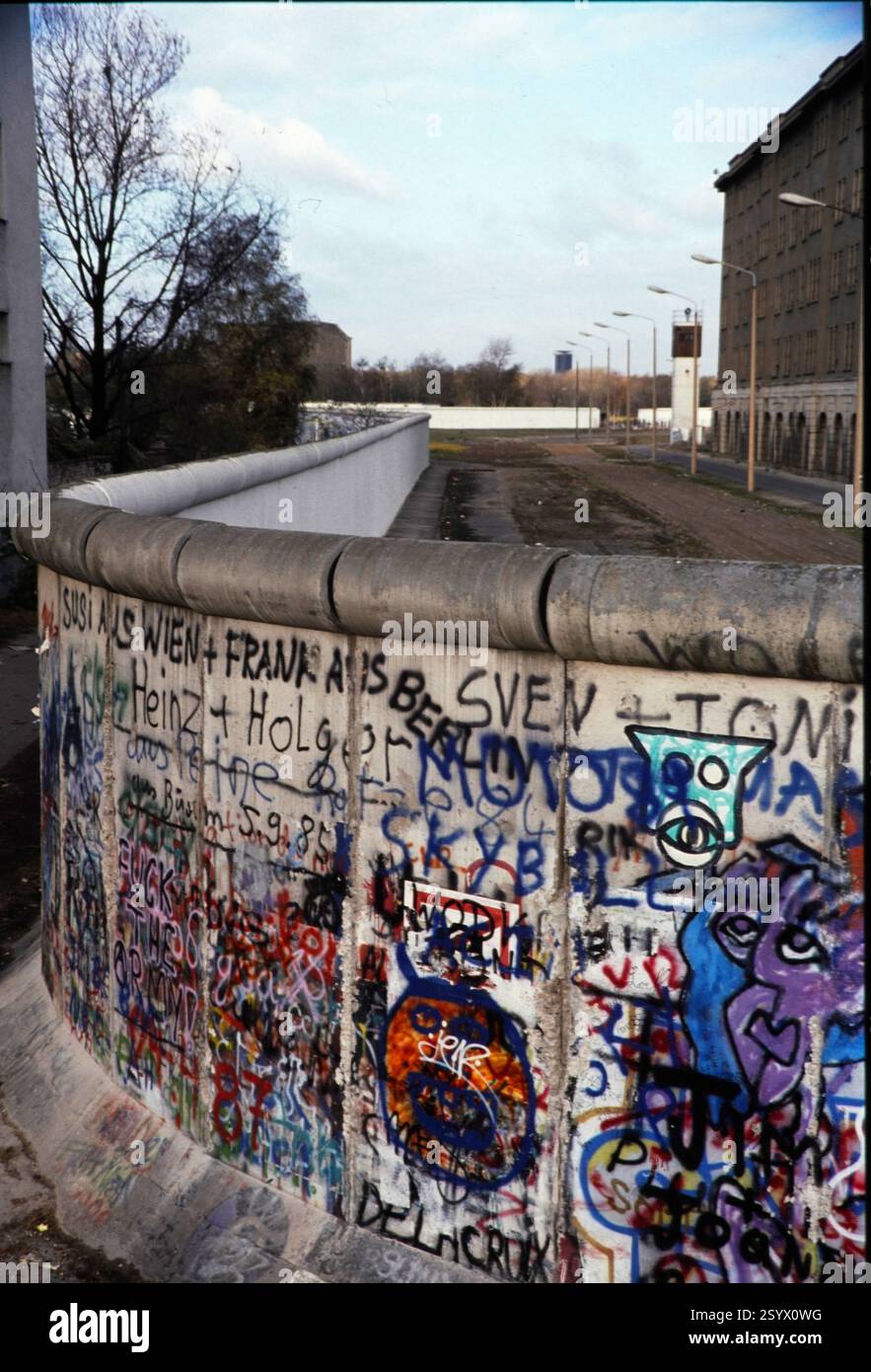 Berliner Mauer DEU, 20240101, Aufnahme Berlin,1989 Berliner Mauer ...
