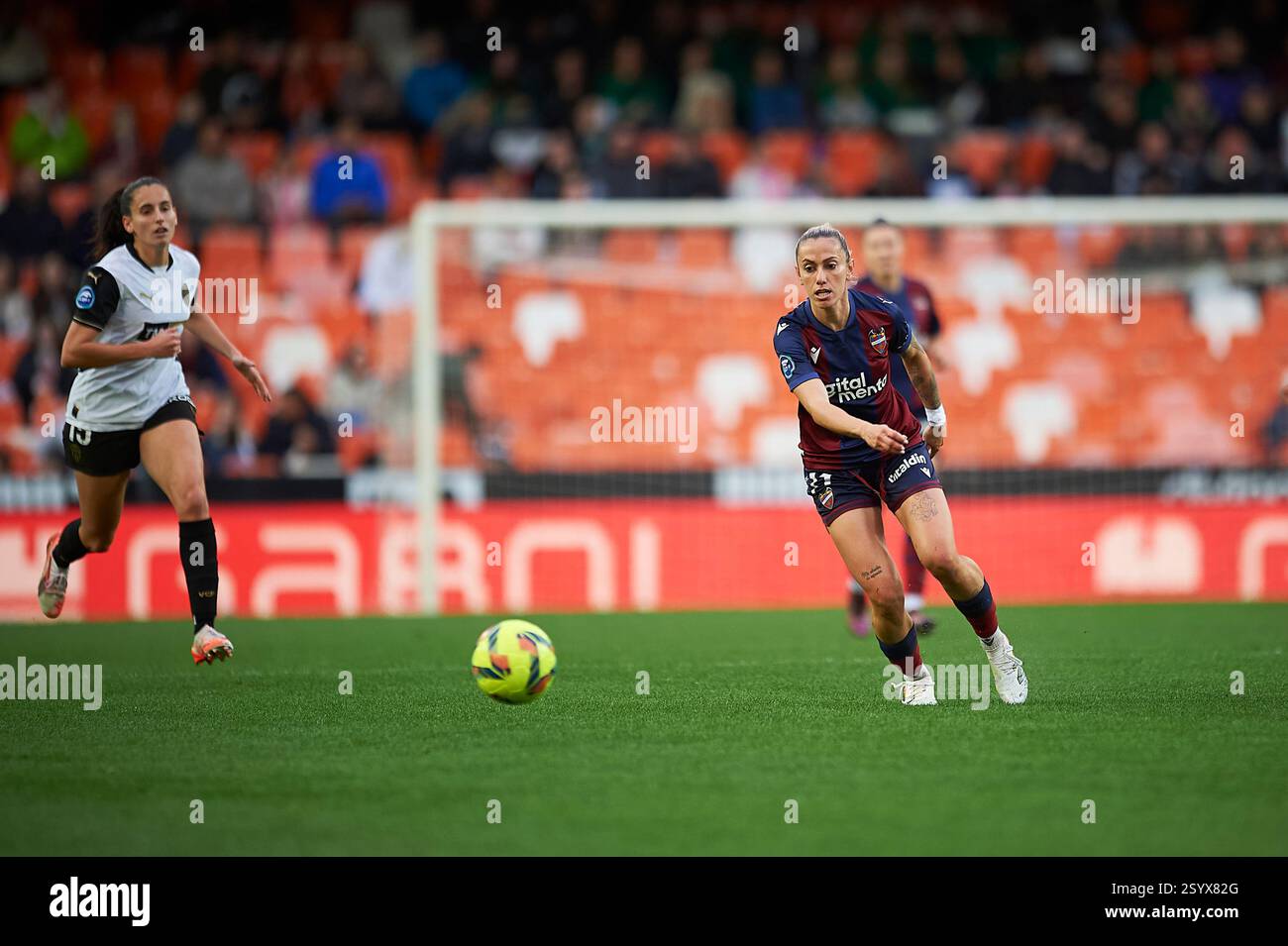 Angela Sosa Martin of Levante UD seen in action during the Liga F round ...