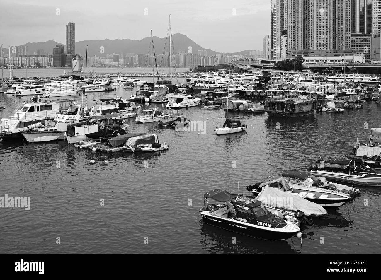 Hong kong causeway bay sea Black and White Stock Photos & Images - Alamy