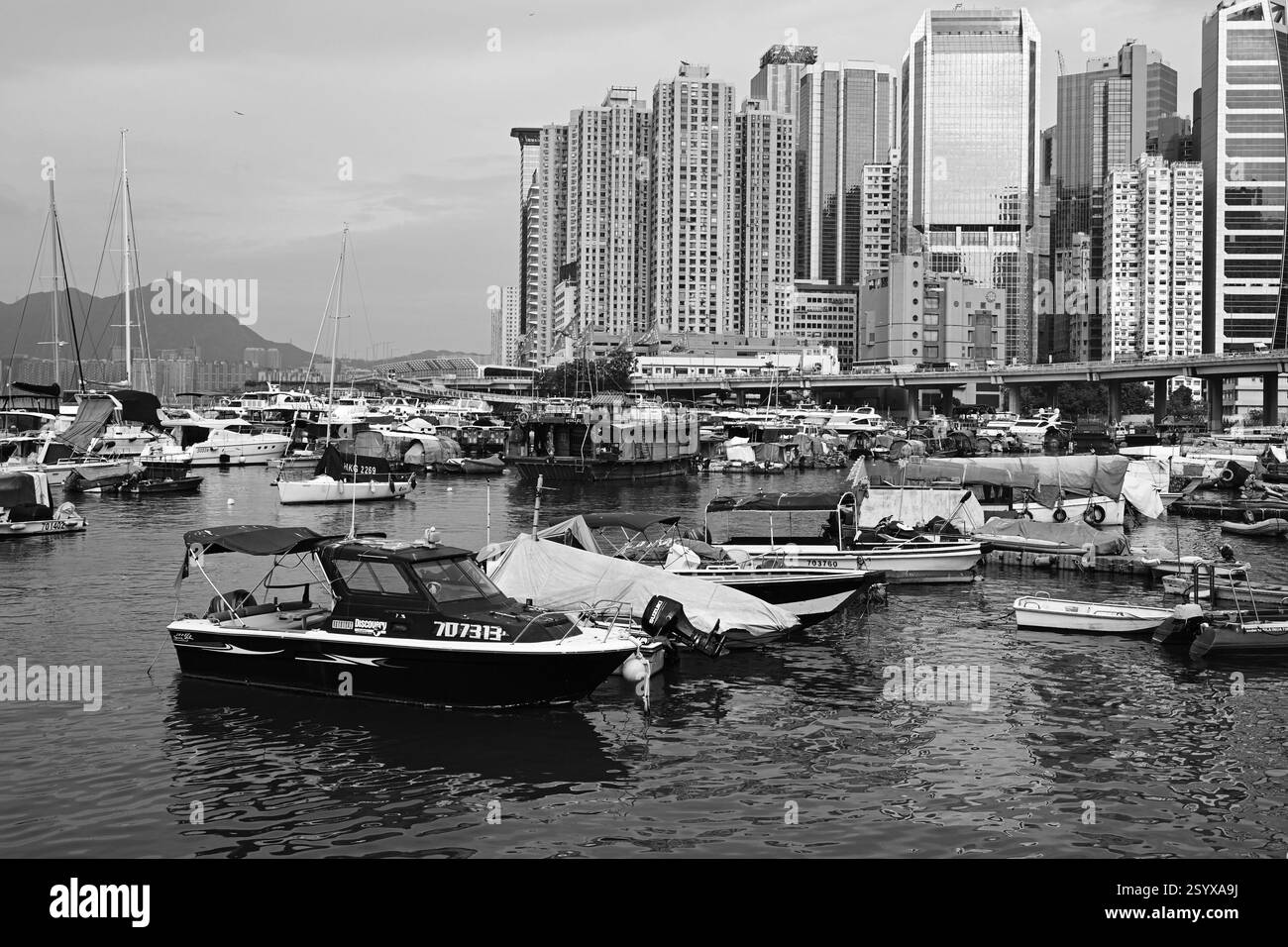 Hong kong causeway bay sea Black and White Stock Photos & Images - Alamy