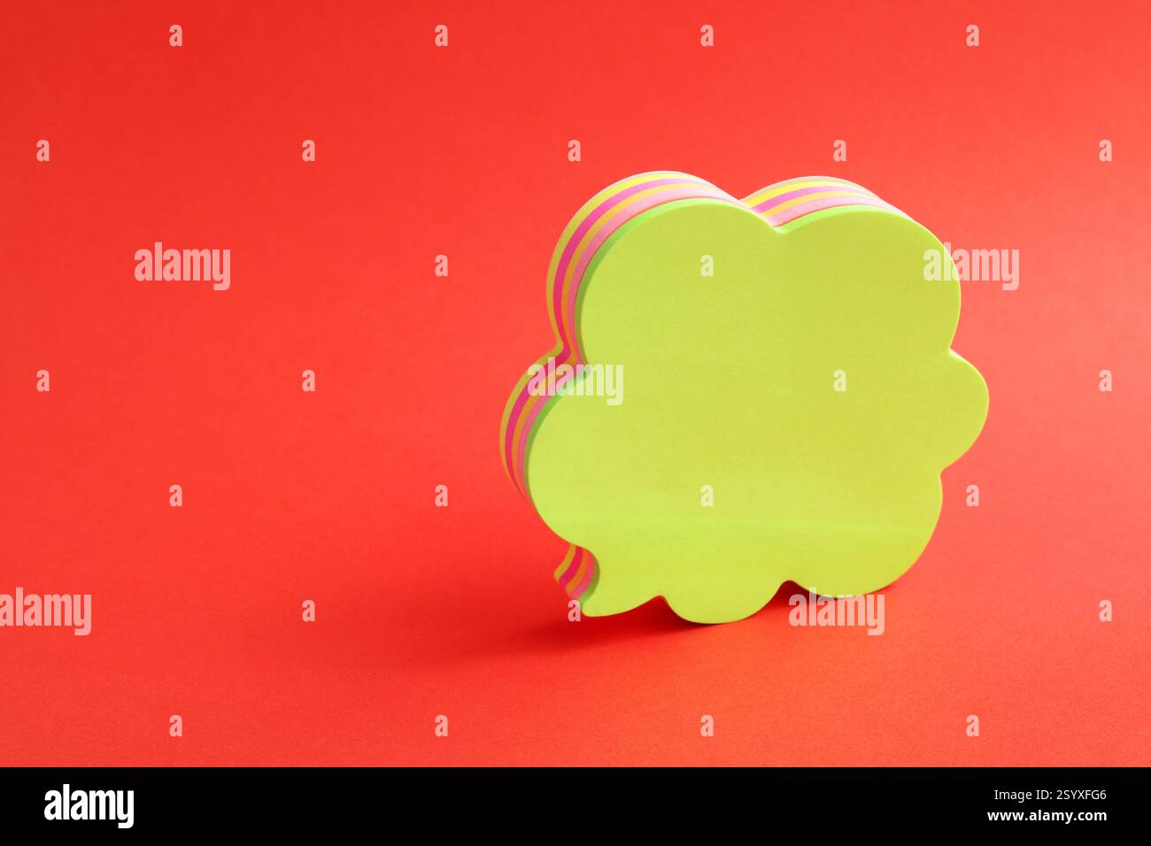 Speech bubble, colorful sticky notes Stock Photo - Alamy