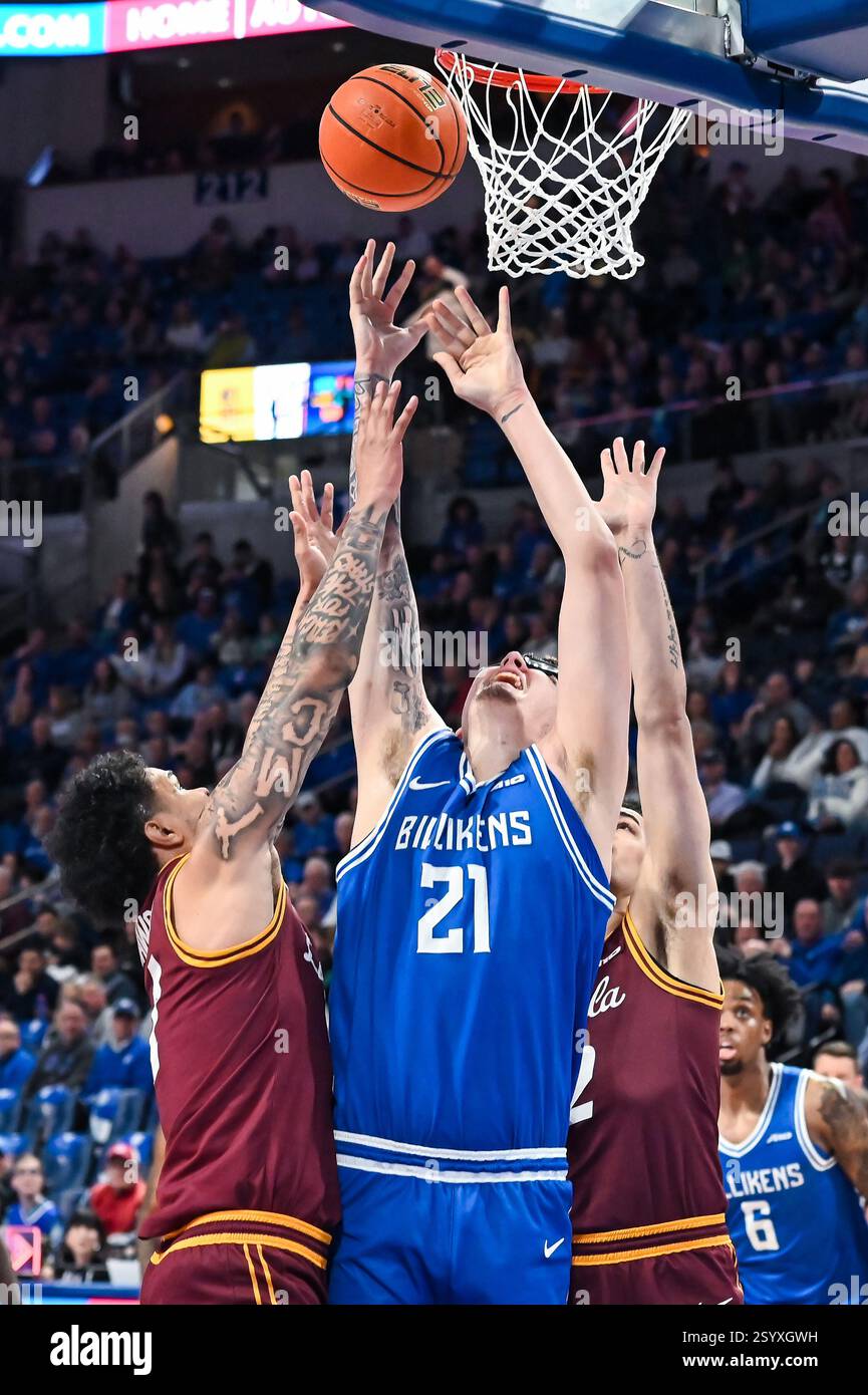 MARCH 01, 2025: Saint Louis Billikens center Robbie Avila (21) tosses ...
