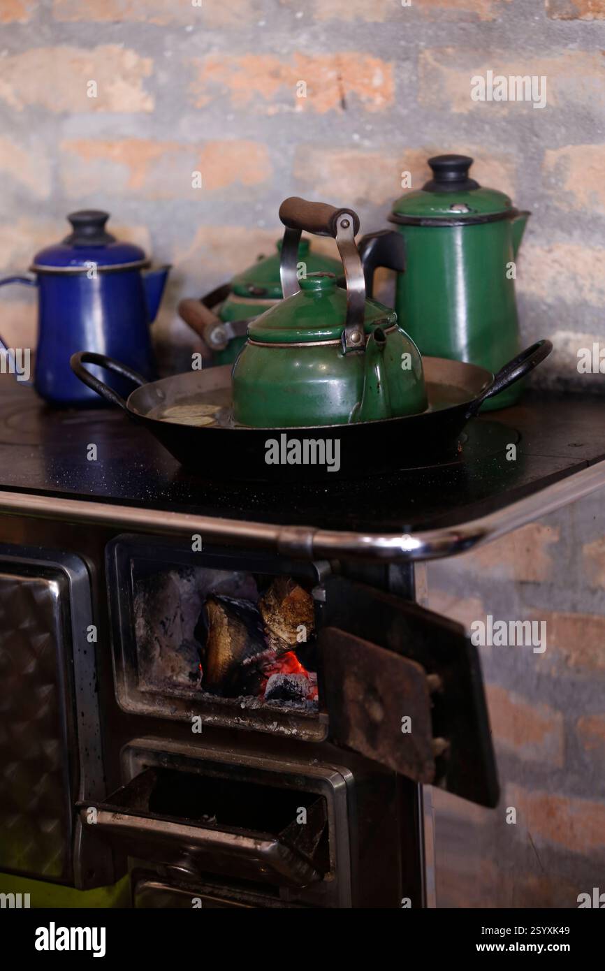 Old pot cooking over campfire hi-res stock photography and images - Alamy