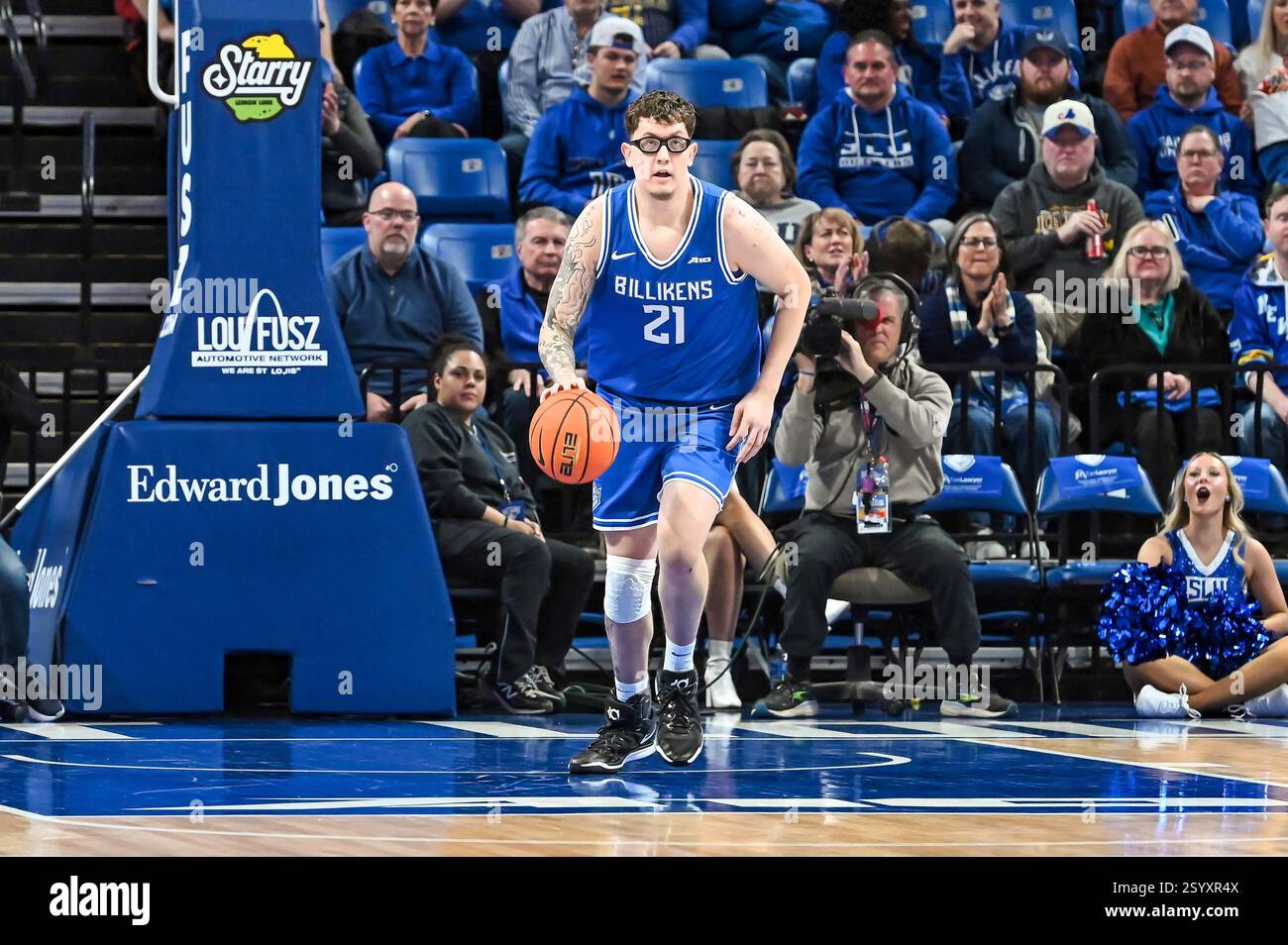 MARCH 01, 2025: Saint Louis Billikens center Robbie Avila (21) brings ...