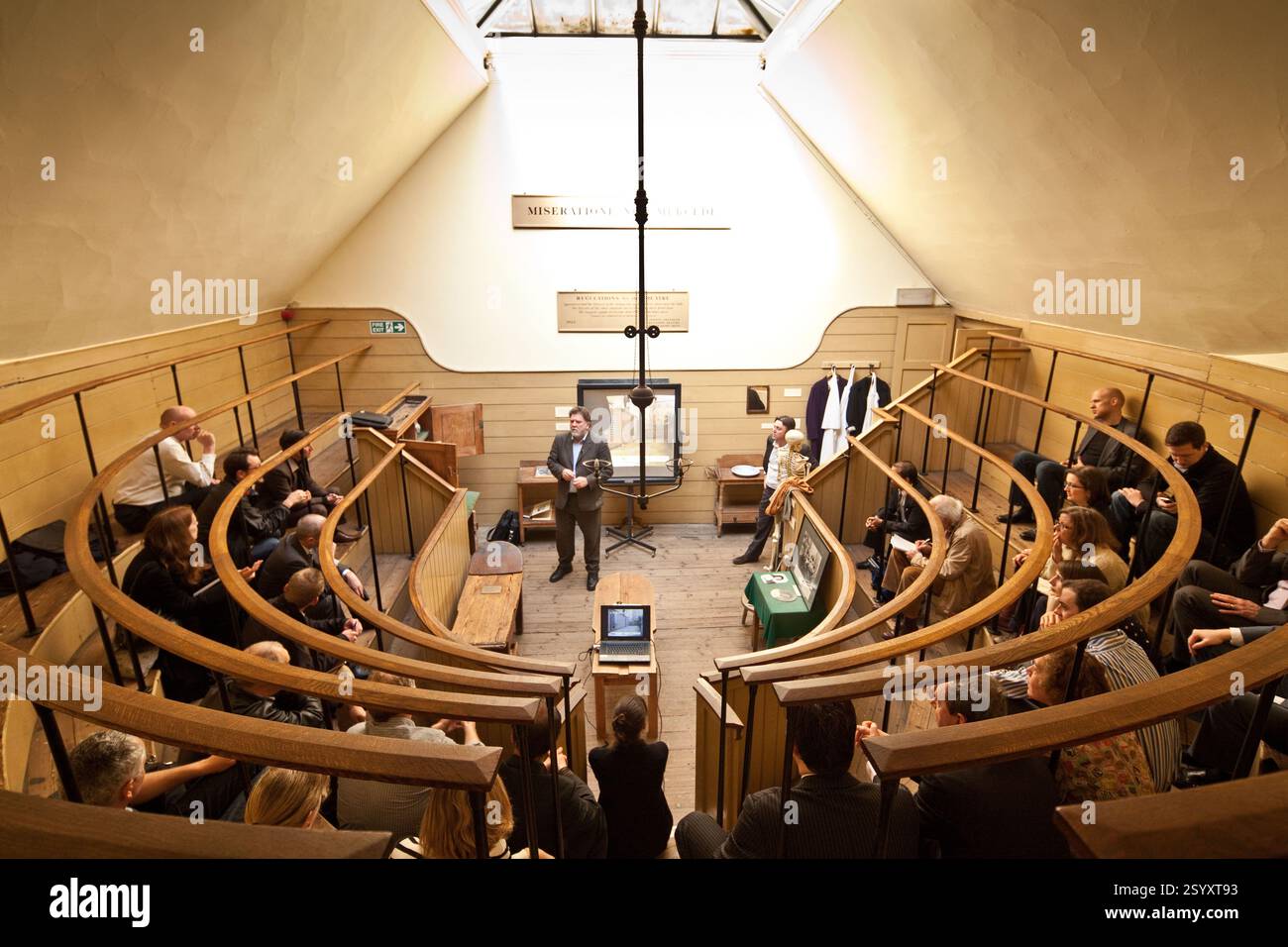 Lecture in the Theatre of Anatomy, London's Museum of the History of ...