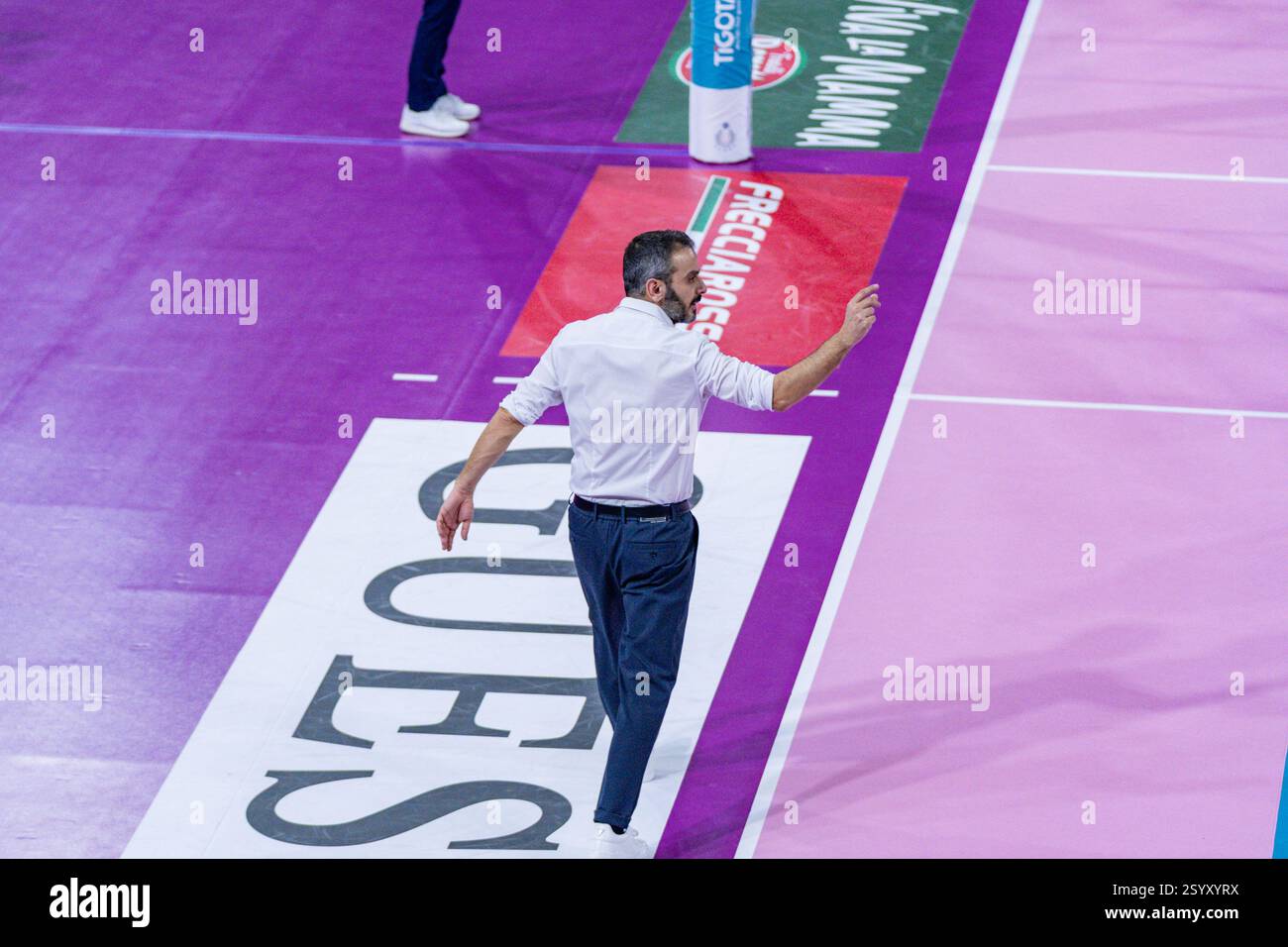 Marco Gaspari (head coach of Savino Del Bene Scandicci) during Savino ...