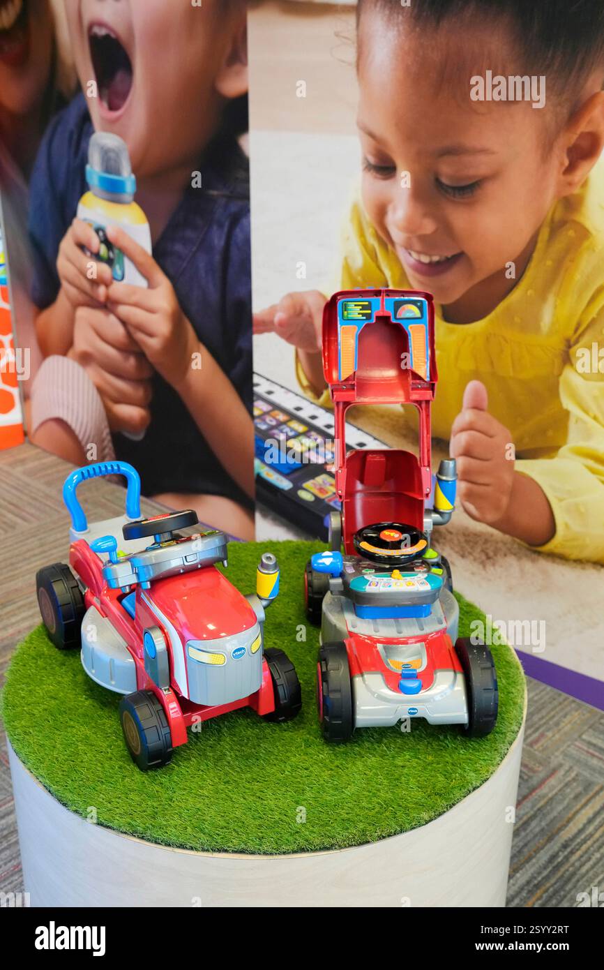 IMAGE DISTRIBUTED FOR VTECH - The Get Growing Tractor & Mower Ride-On ...