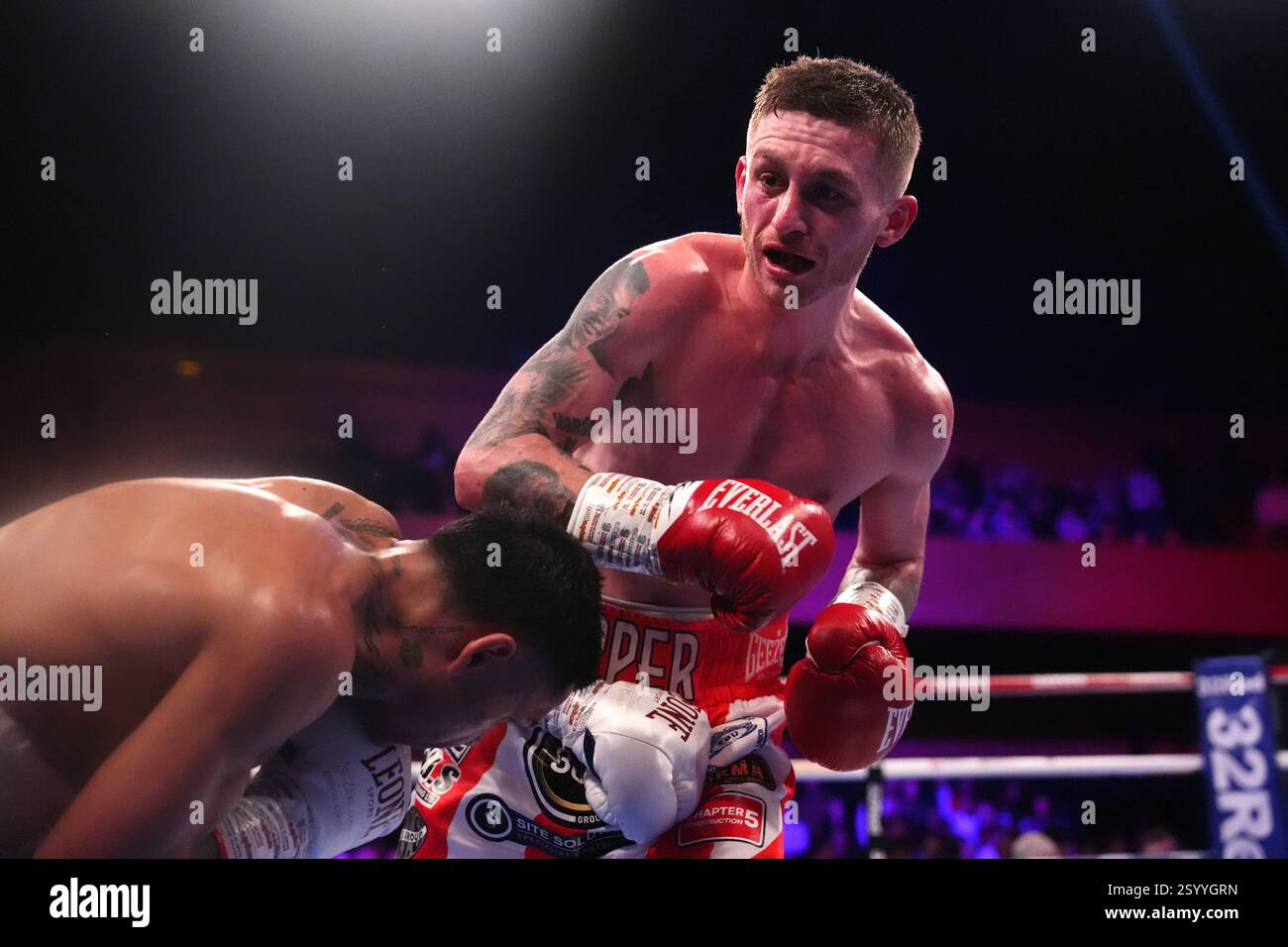 Ryan Garner (right) in action against Salvador Jimenez in the EBU ...