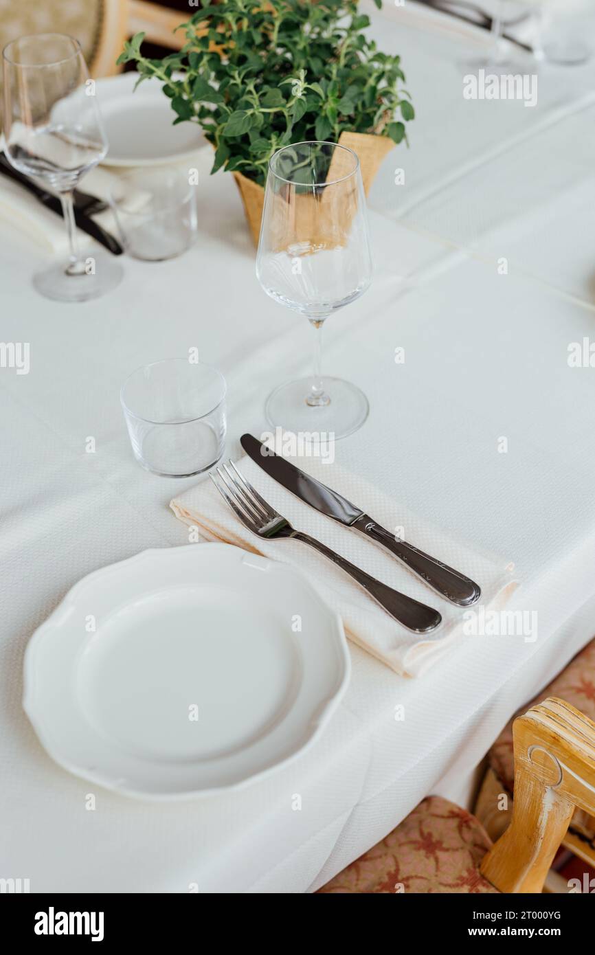 Luxury table settings for fine dining in romantic LUXURY Restaurant ...