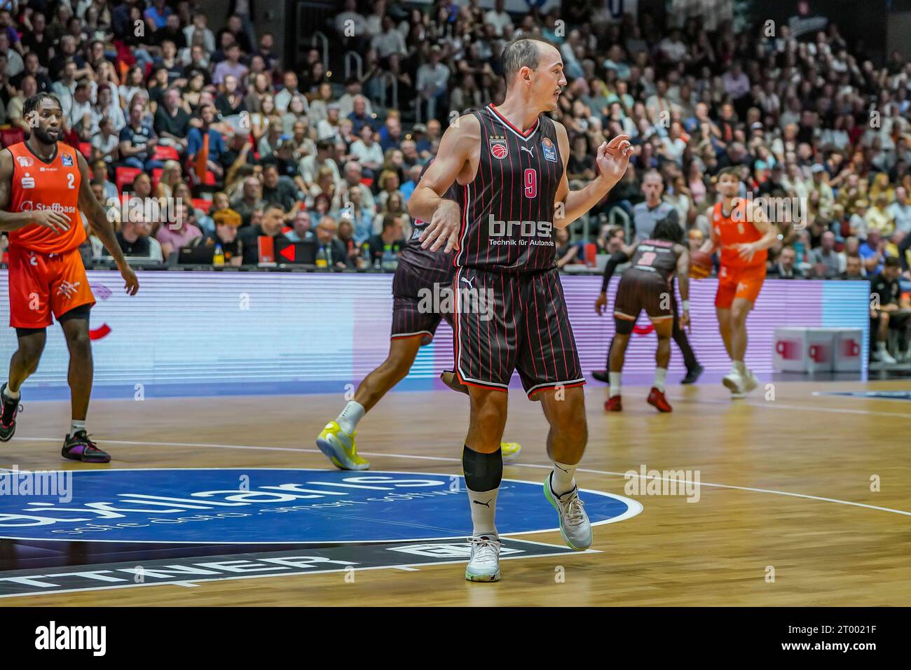 Chemnitz, Deutschland 02. Oktober 2023: 1.BBL - 2023/2024 - Niners ...