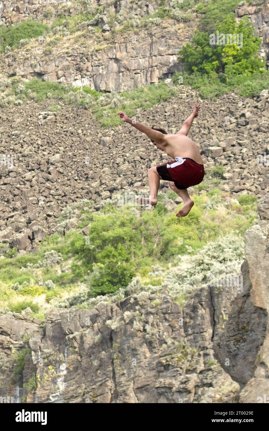 Leaping off hi-res stock photography and images - Alamy