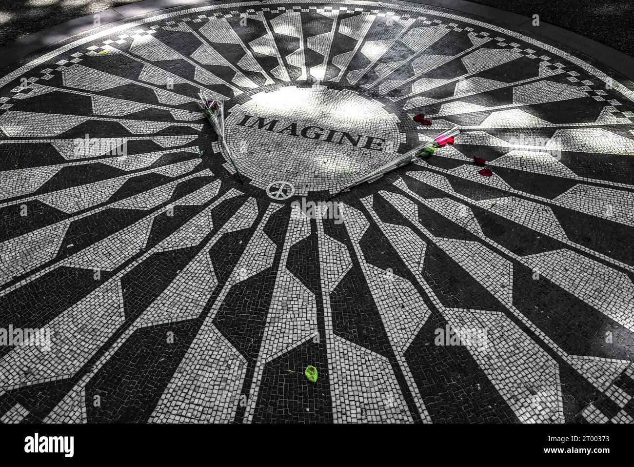 The Imagine Mosaic in Strawberry Fields Memorial - Central Park ...