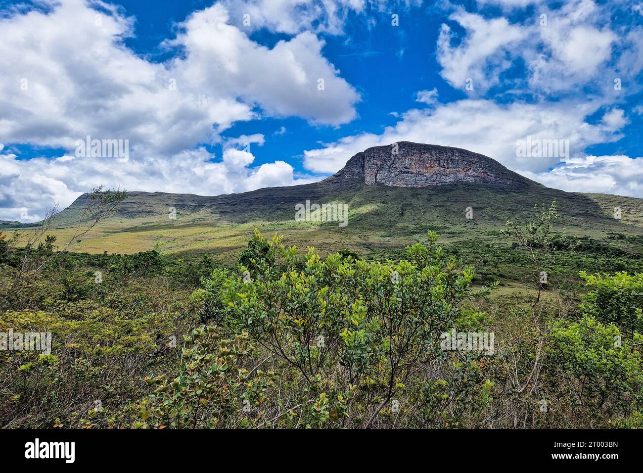 Beautiful hiking trail to Aguas Claras waterfall in Vale do Capao ...