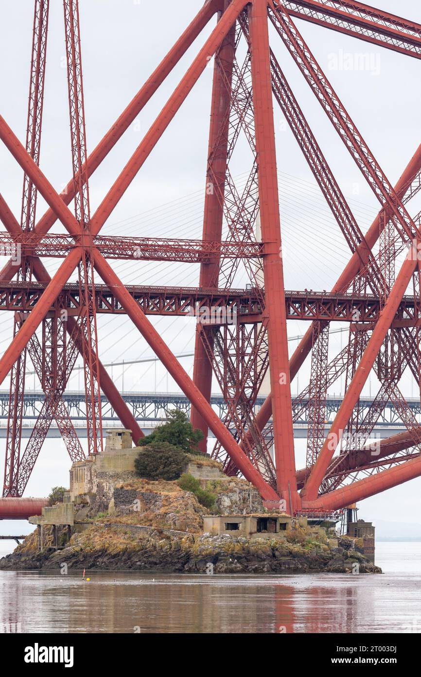 Inchgarvie or Inch Garvie is a small, uninhabited island in the Firth ...