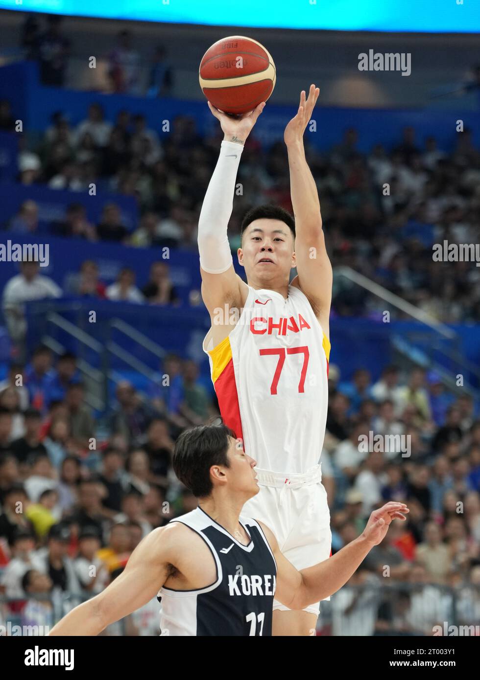 Hangzhou, China's Zhejiang Province. 3rd Oct, 2023. Zhang Zhenlin (top ...