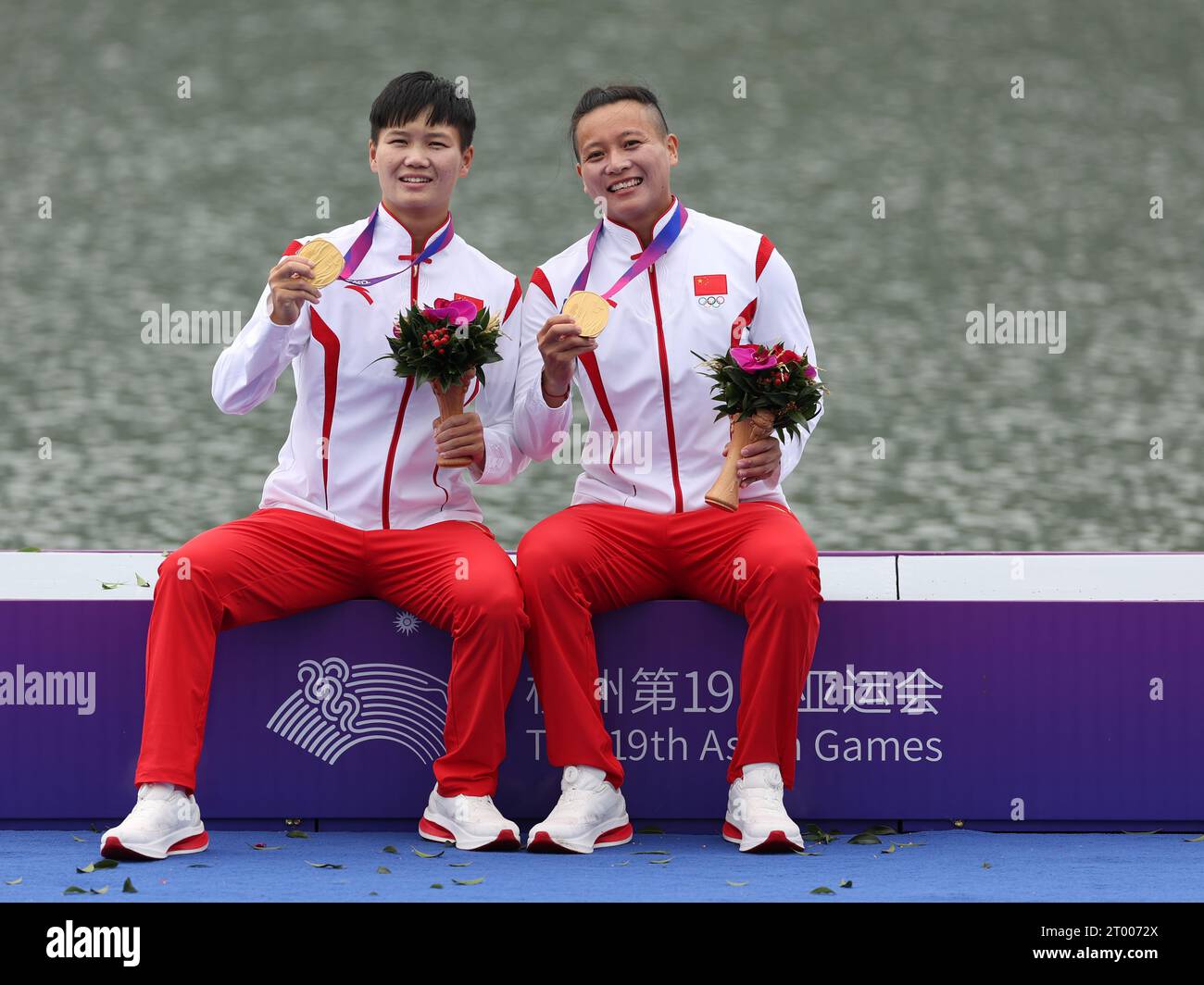 Hangzhou, China's Zhejiang Province. 3rd Oct, 2023. Lin Wenjun (R ...