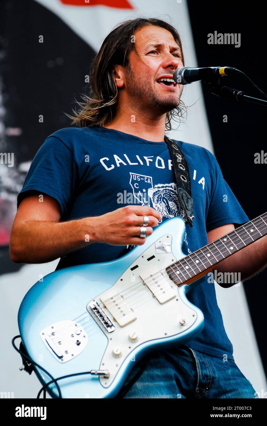 Grant nicholas lead singer of feeder hi-res stock photography and ...