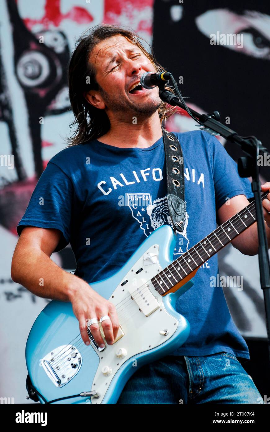 Grant nicholas lead singer of feeder hi-res stock photography and ...