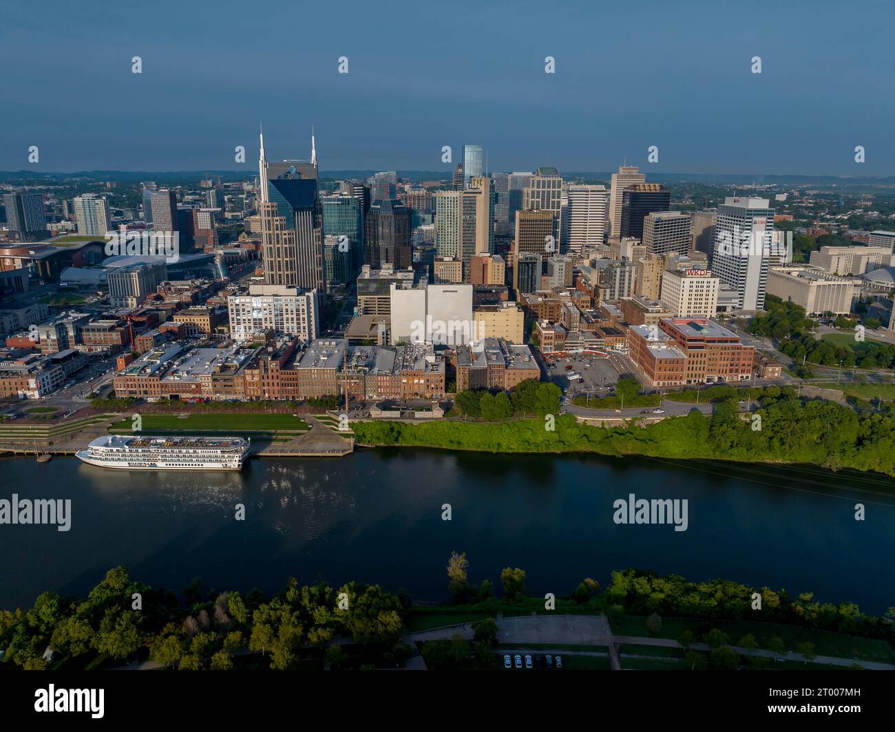 Aerial view city on river hi-res stock photography and images - Alamy