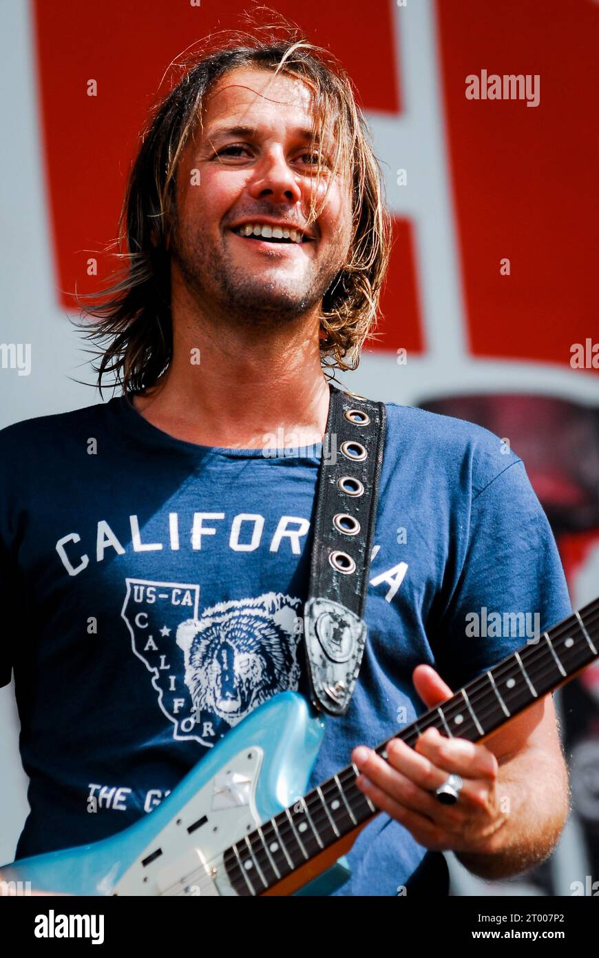 Grant nicholas lead singer of feeder hi-res stock photography and ...