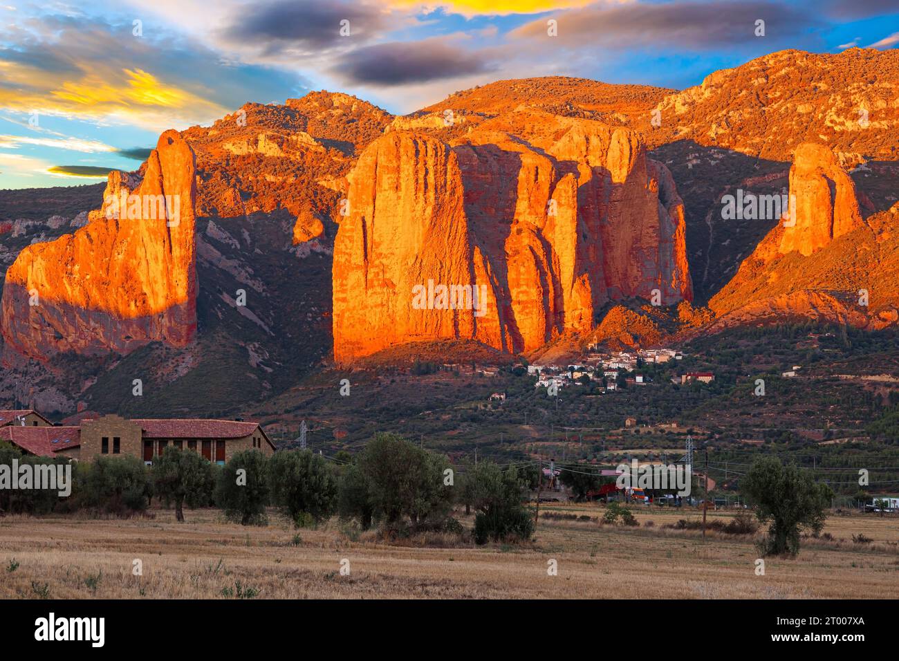 Huesca province pyrenees hi-res stock photography and images - Alamy