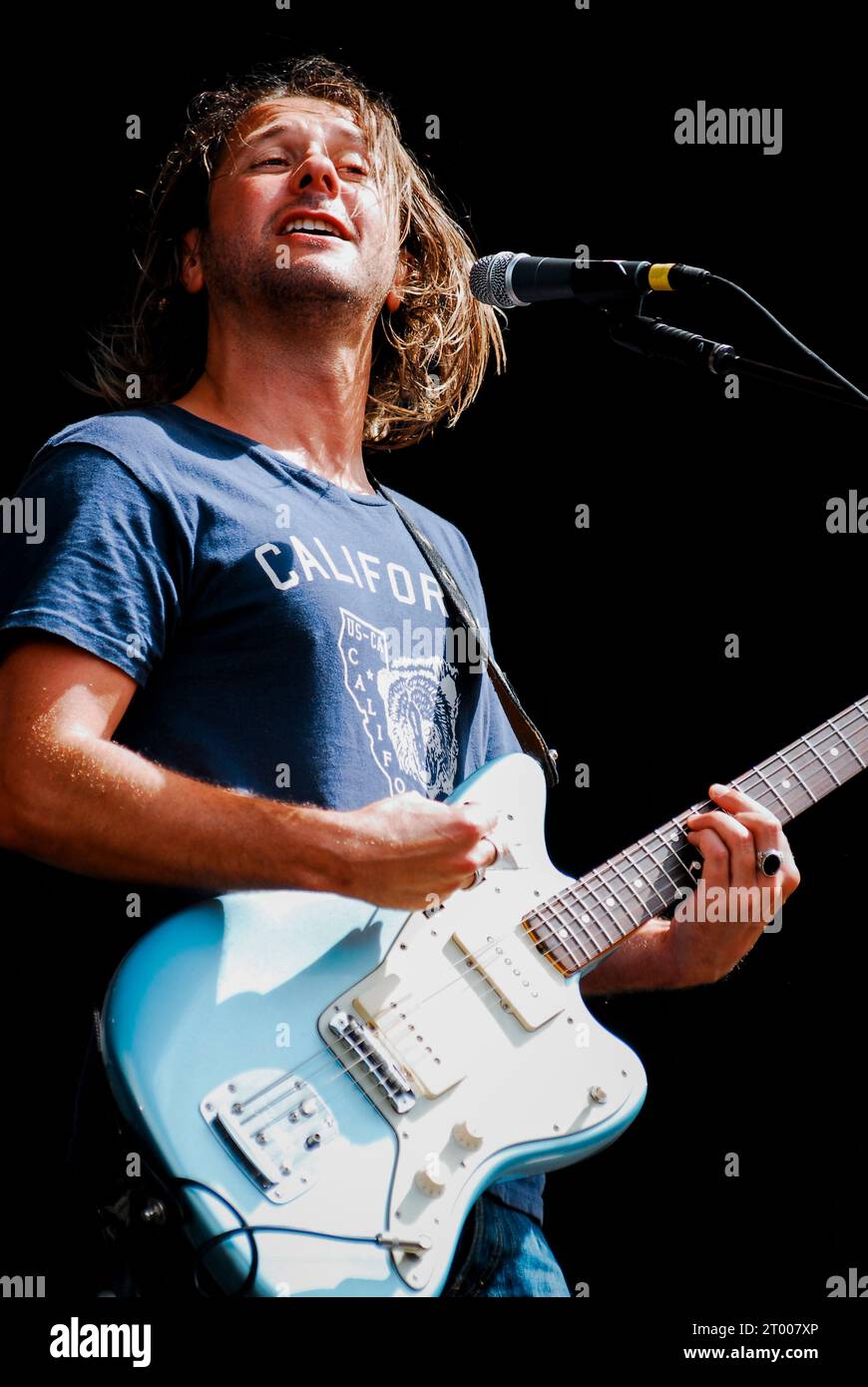 Grant nicholas lead singer of feeder hi-res stock photography and ...
